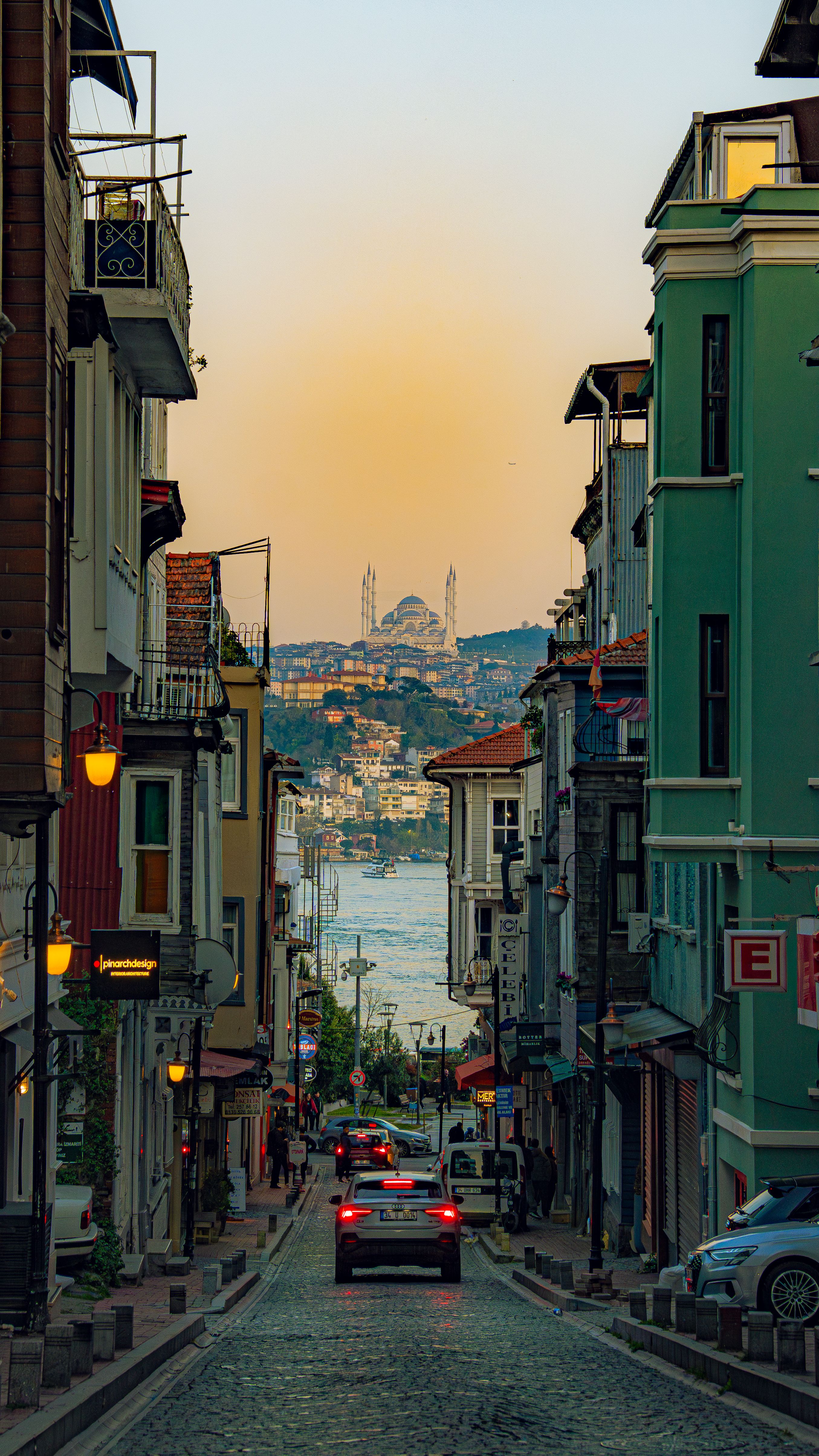 Charming Istanbul Street with Bosphorus View · Free Stock Photo