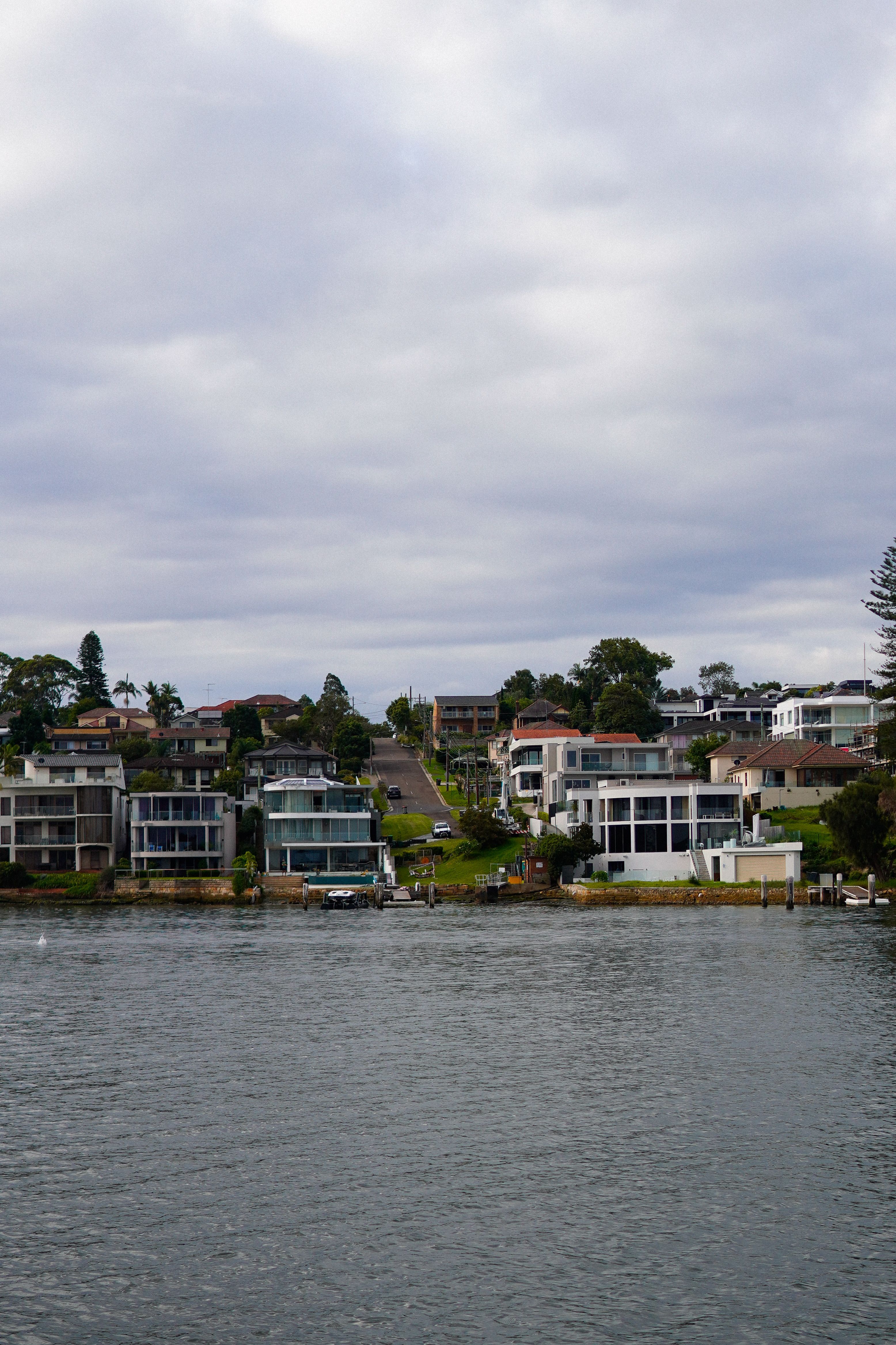 Modern Seaside Neighborhood with Waterfront Homes · Free Stock Photo