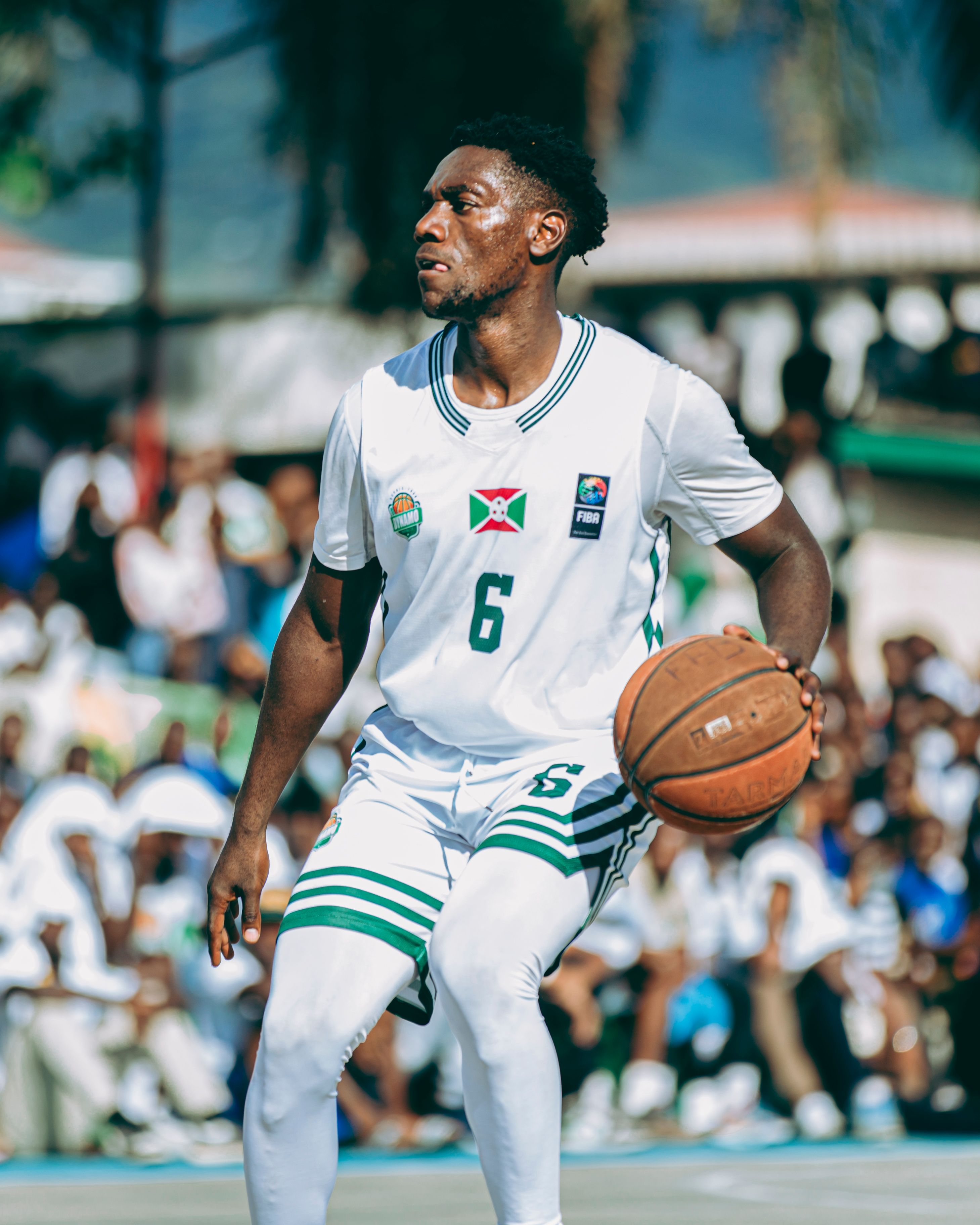 Professional Basketball Player in Action · Free Stock Photo