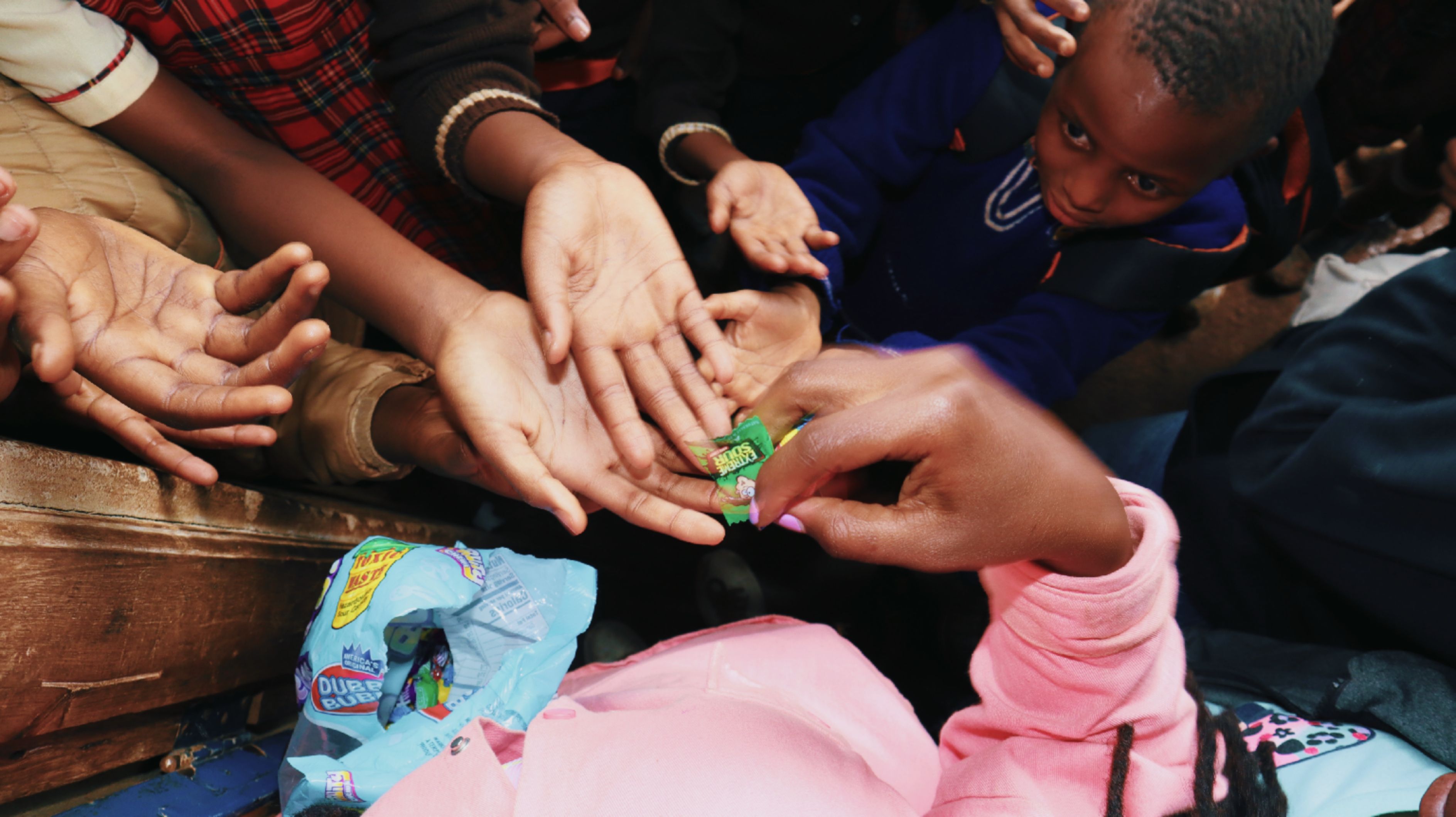 Giving Hands Photos, Download The BEST Free Giving Hands Stock Photos ...