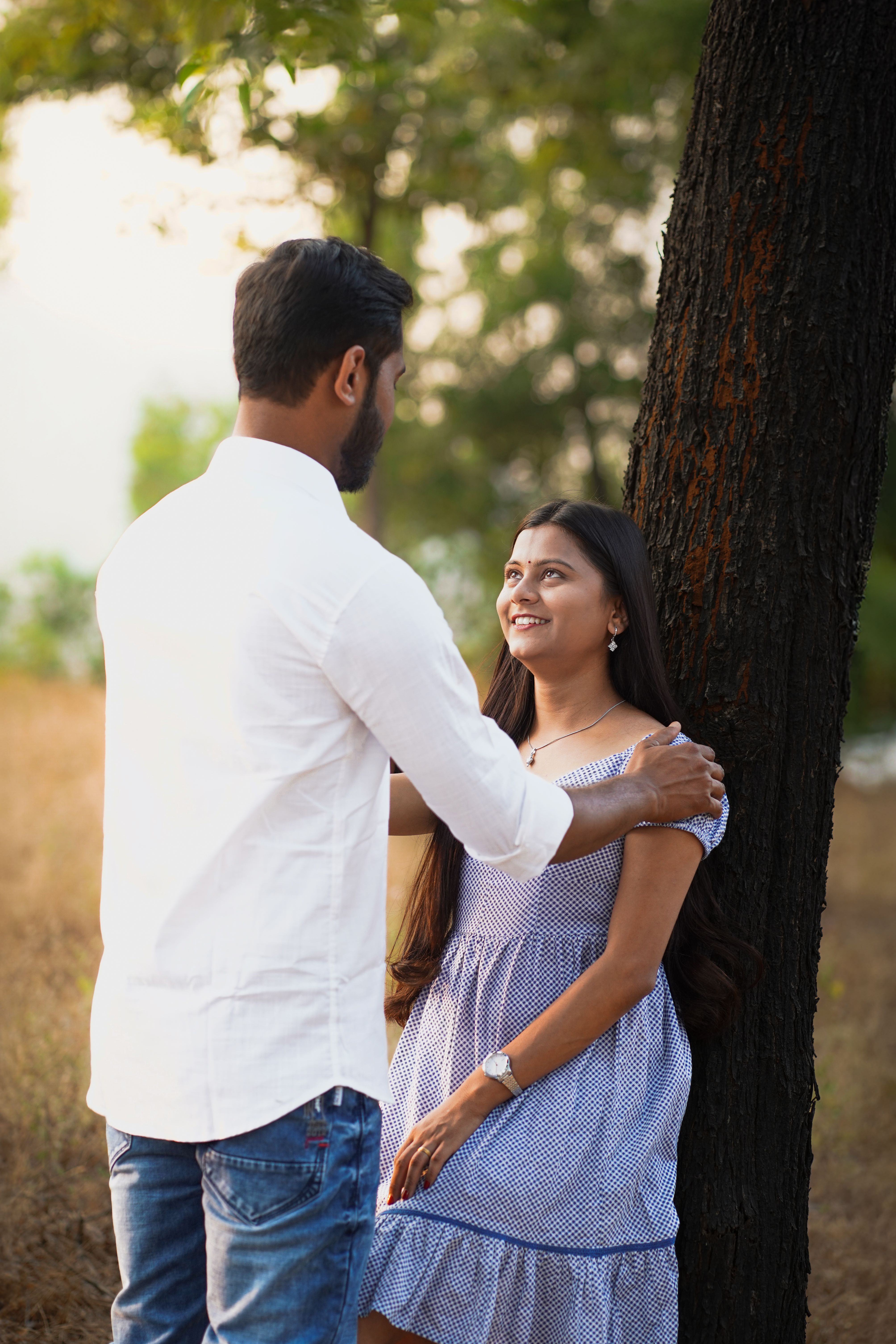 Romantic Couple in a Serene Outdoor Setting · Free Stock Photo
