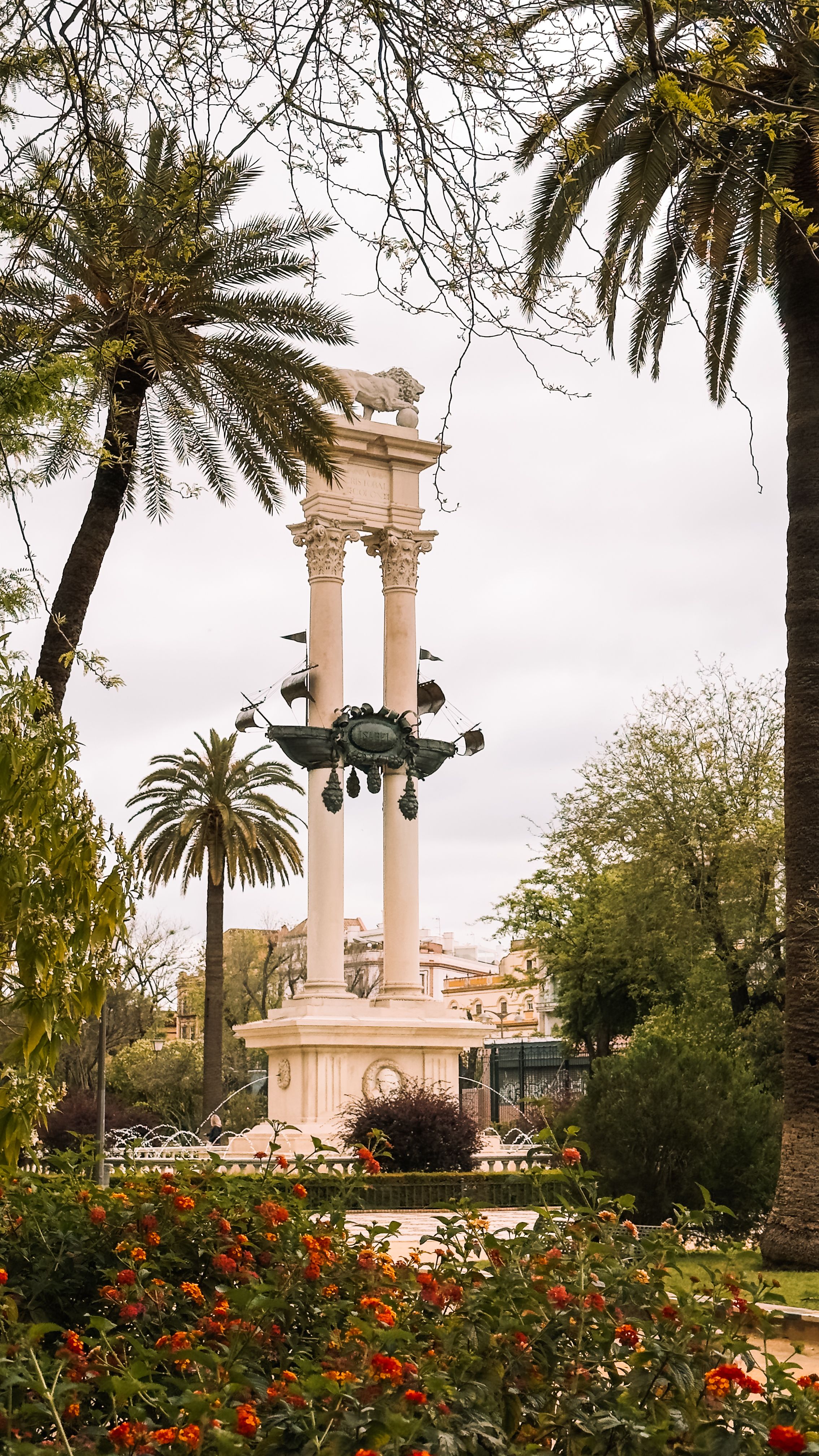 Elegant Monument in Maria Luisa Park, Sevilla · Free Stock Photo