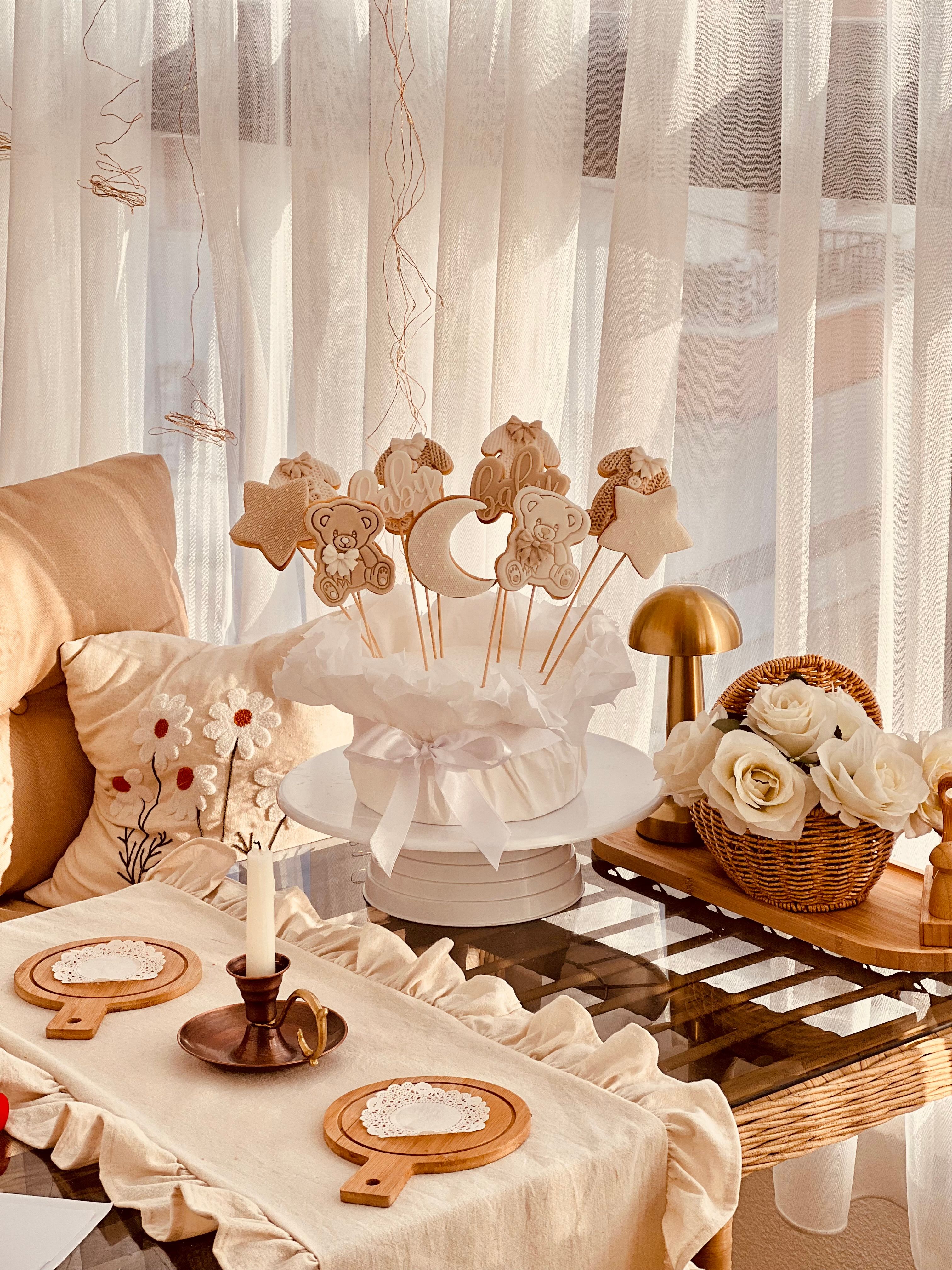 Elegant Indoor Birthday Decor with Warm Lighting · Free Stock Photo