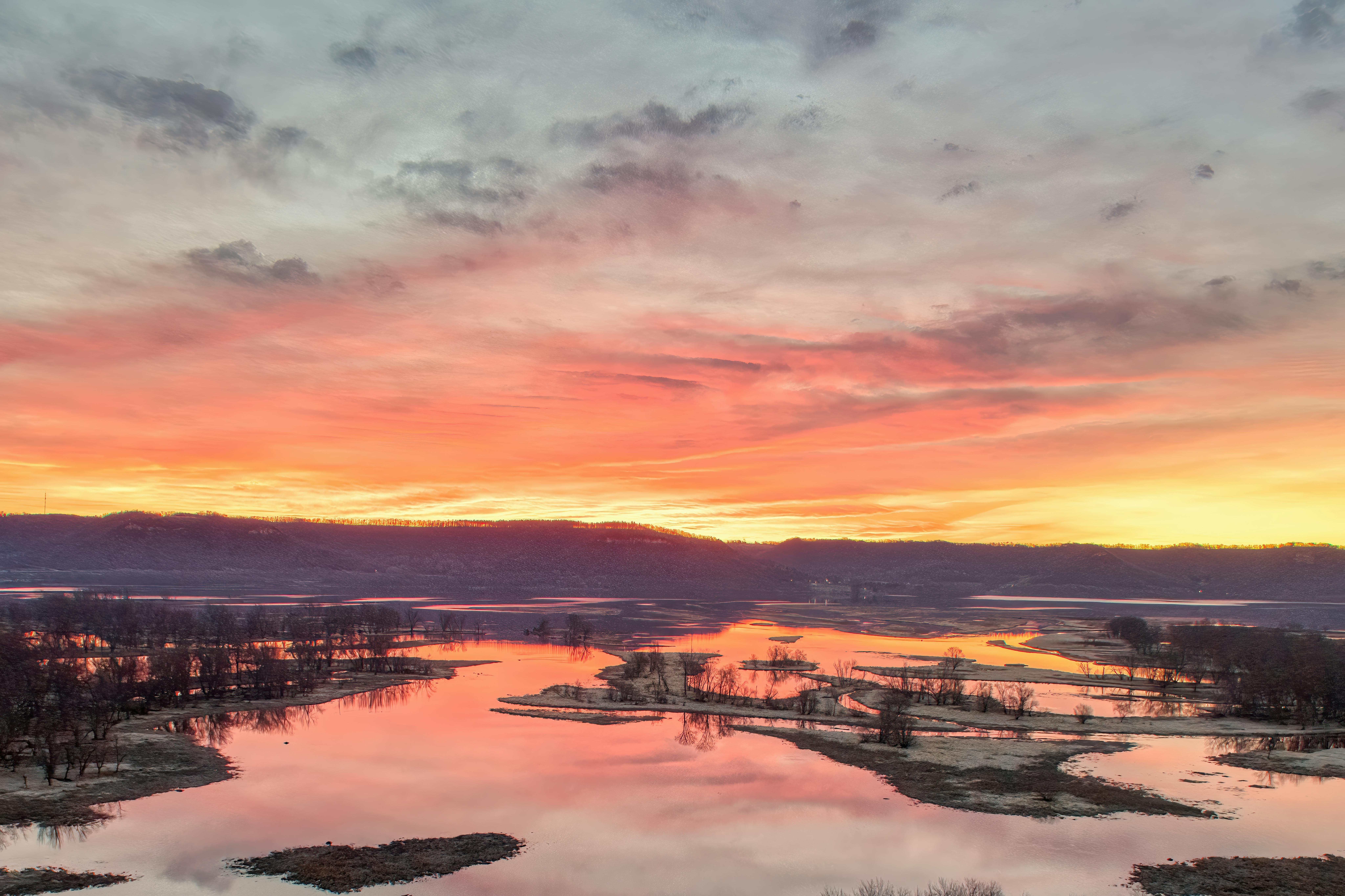 Breathtaking Nelson Wisconsin Sunset Over River · Free Stock Photo