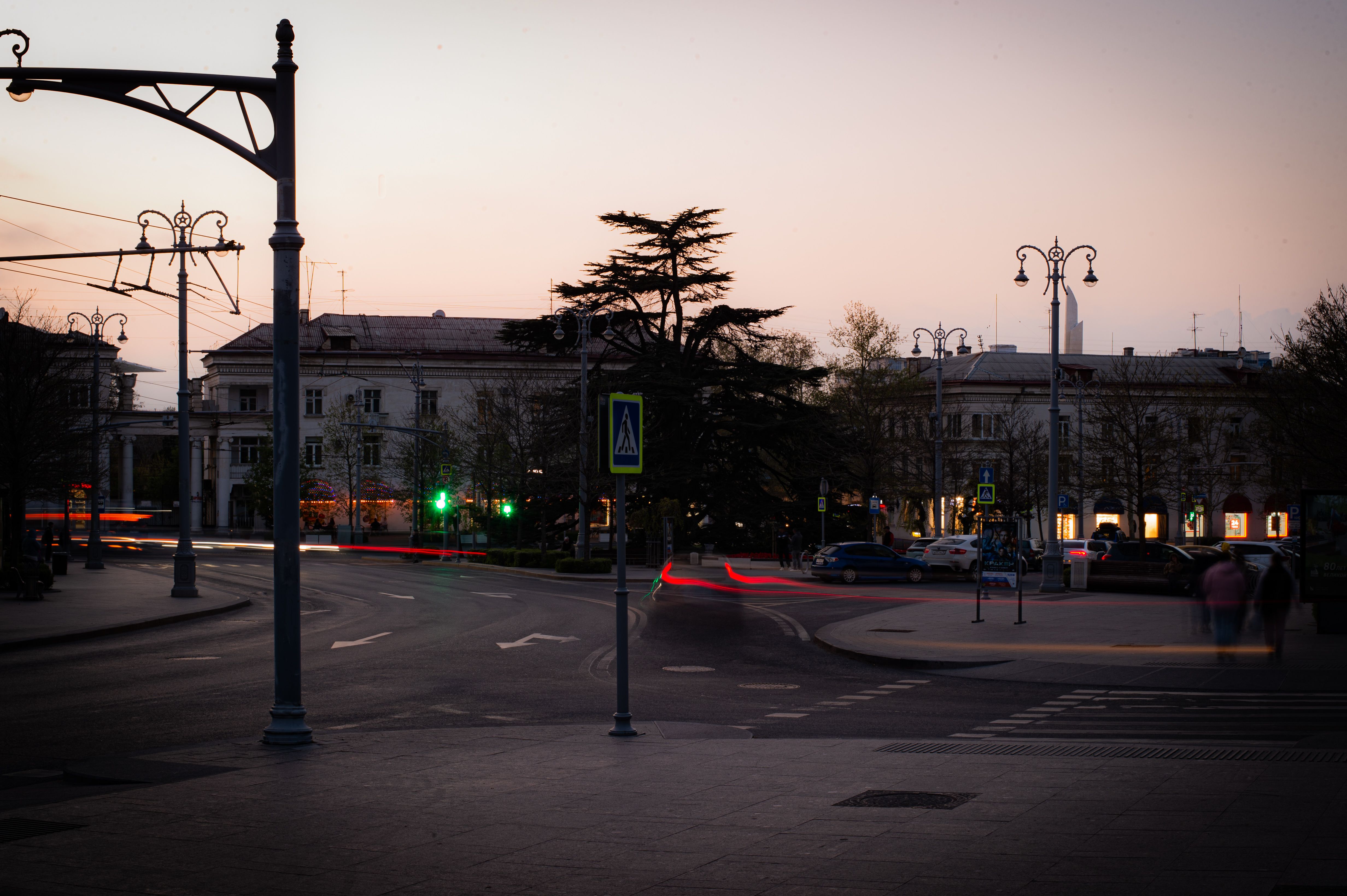 Urban Street Scene at Twilight with Motion Blur · Free Stock Photo