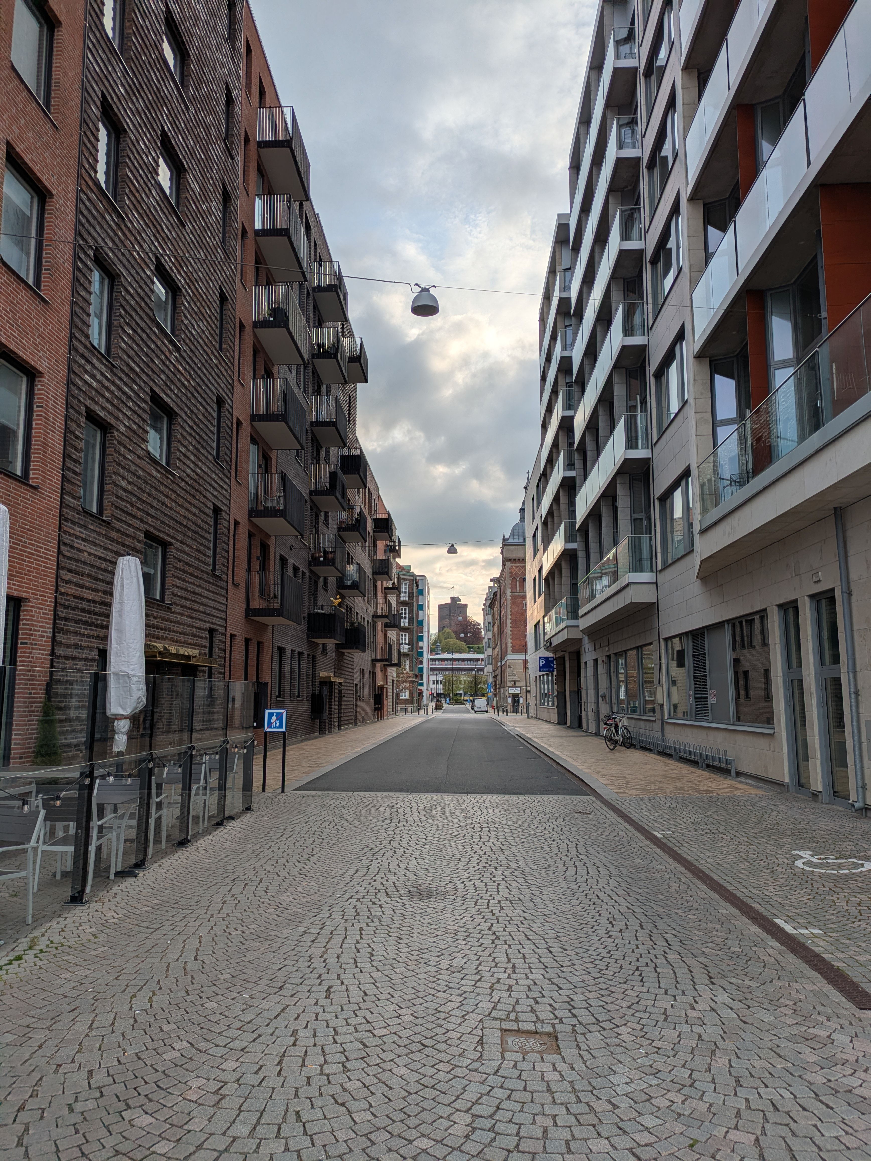 Urban Street with Modern Architecture in Daylight · Free Stock Photo