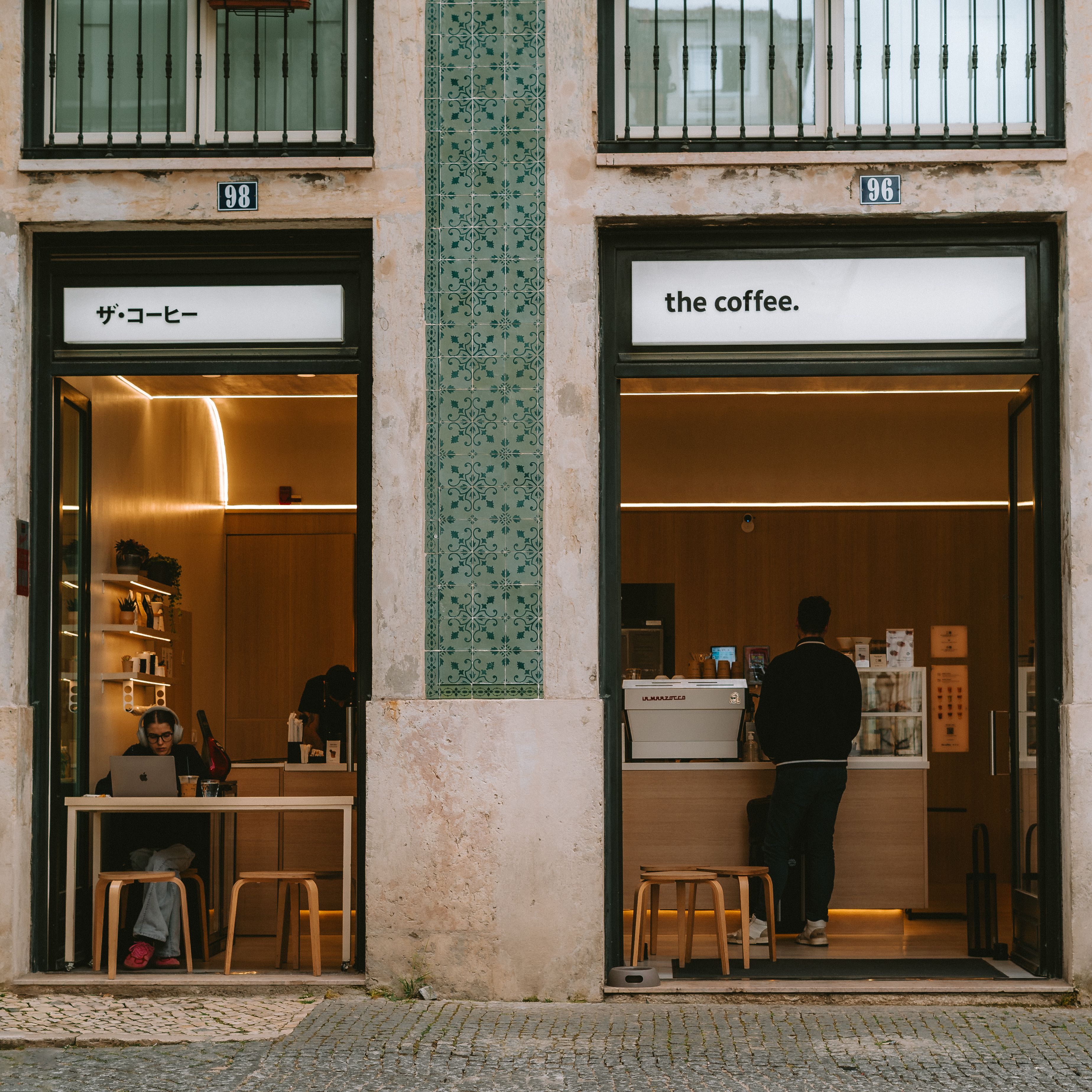Minimalist Contemporary Coffee Shop Facade Wide Lens Uncluttered Photos ...