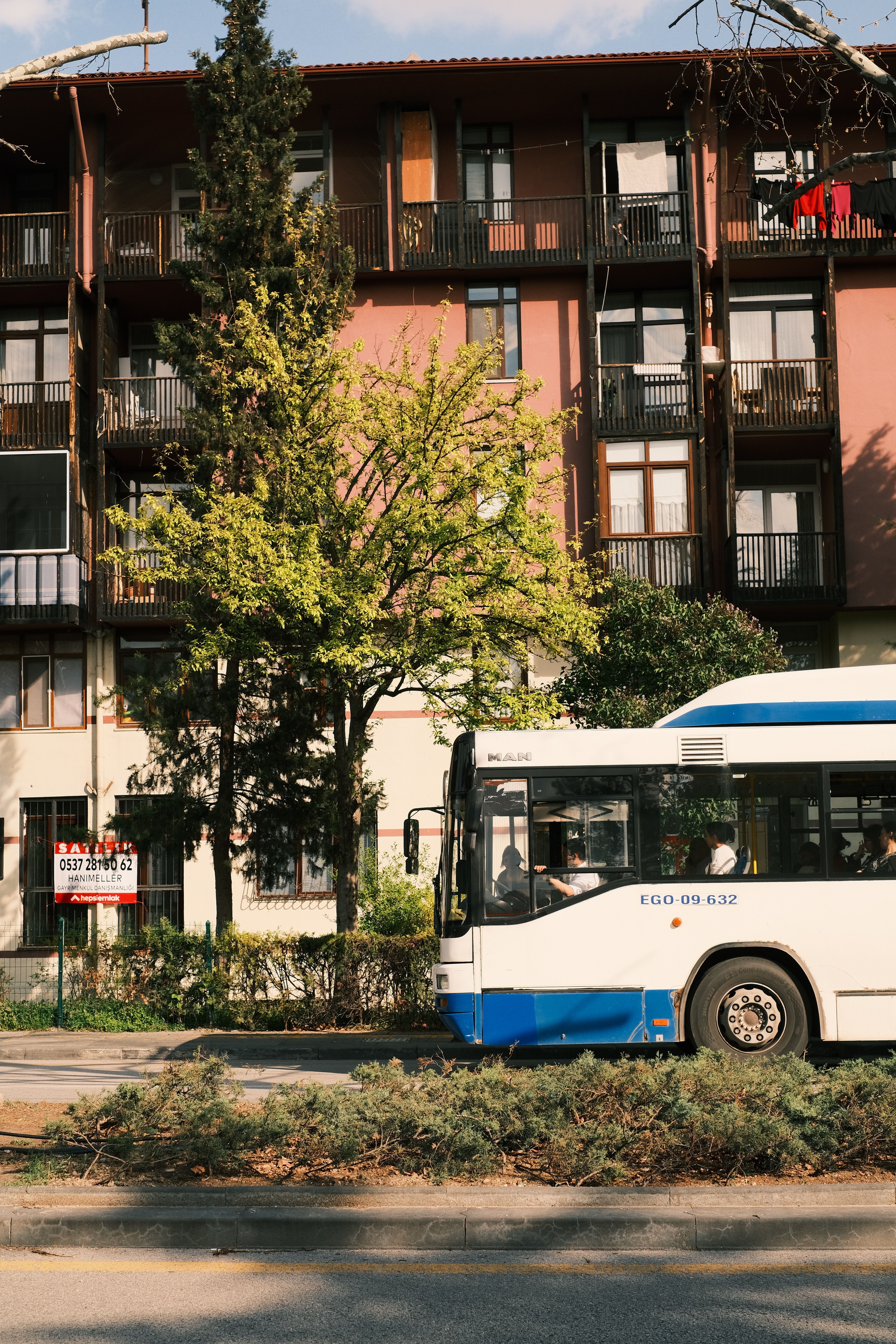 Bus Outdoor Photos, Download The BEST Free Bus Outdoor Stock Photos ...