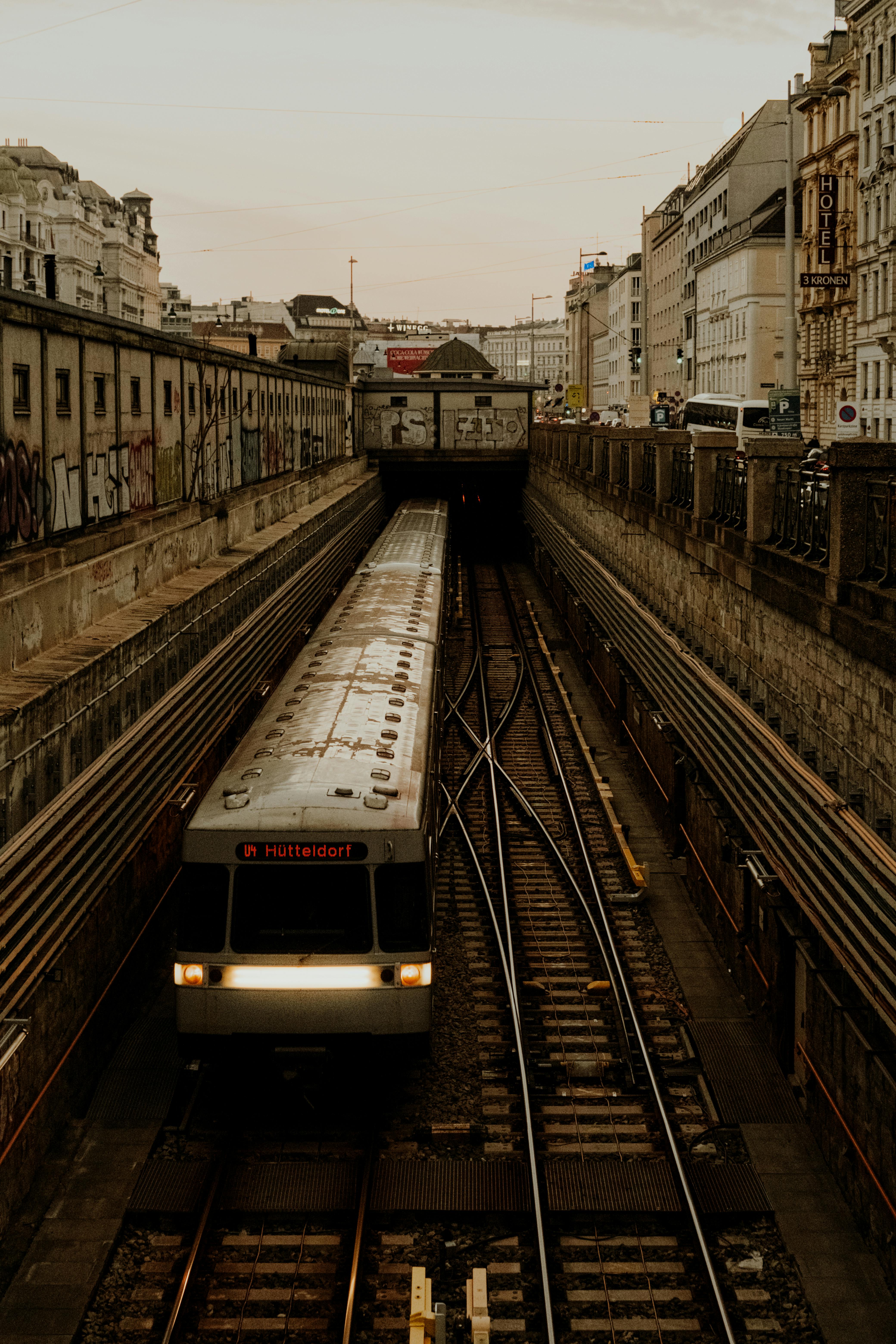 Urban Tram in Vienna's Architectural Setting · Free Stock Photo