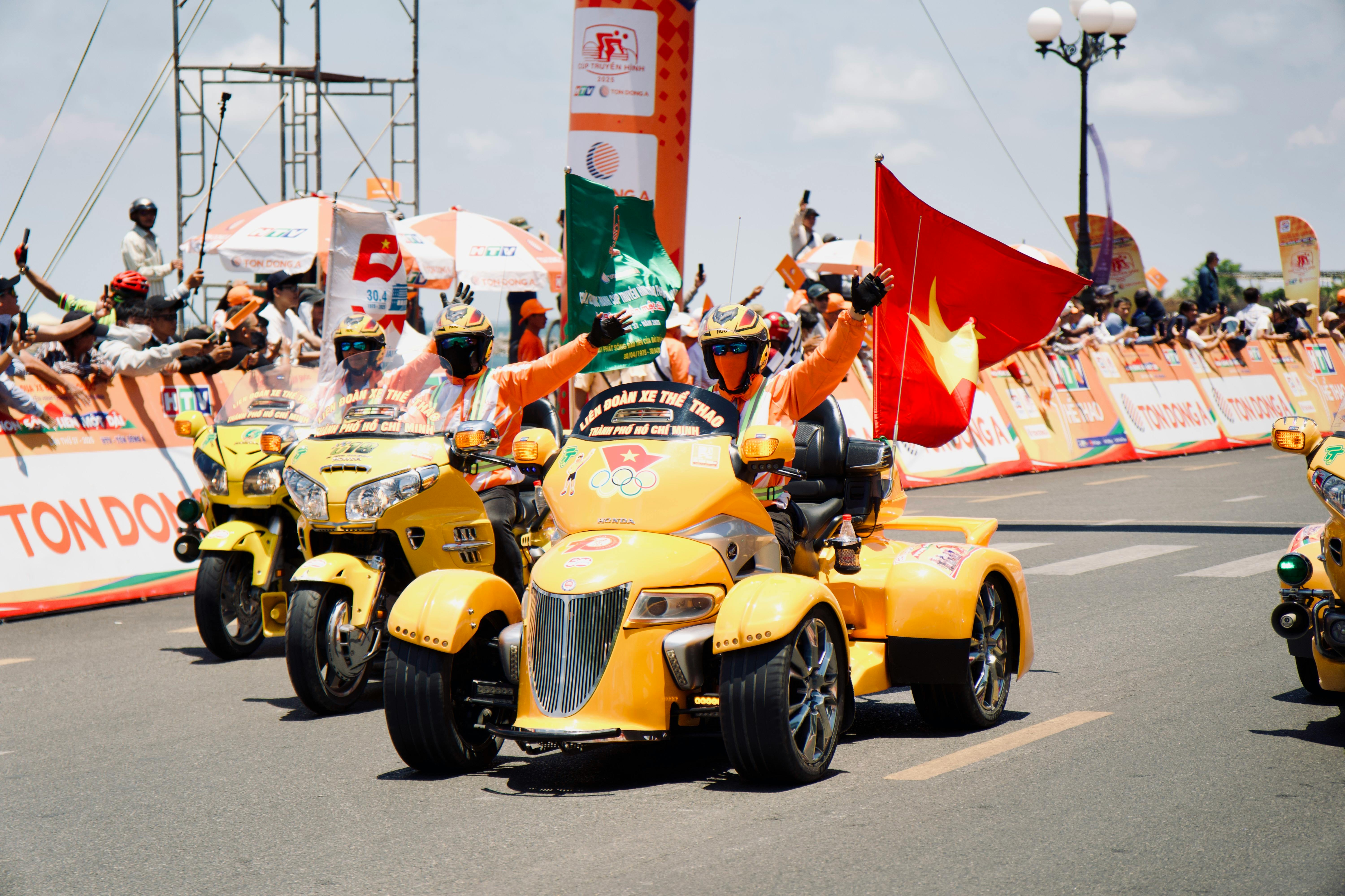 Motorcycles With Flags Photos, Download The BEST Free Motorcycles With ...