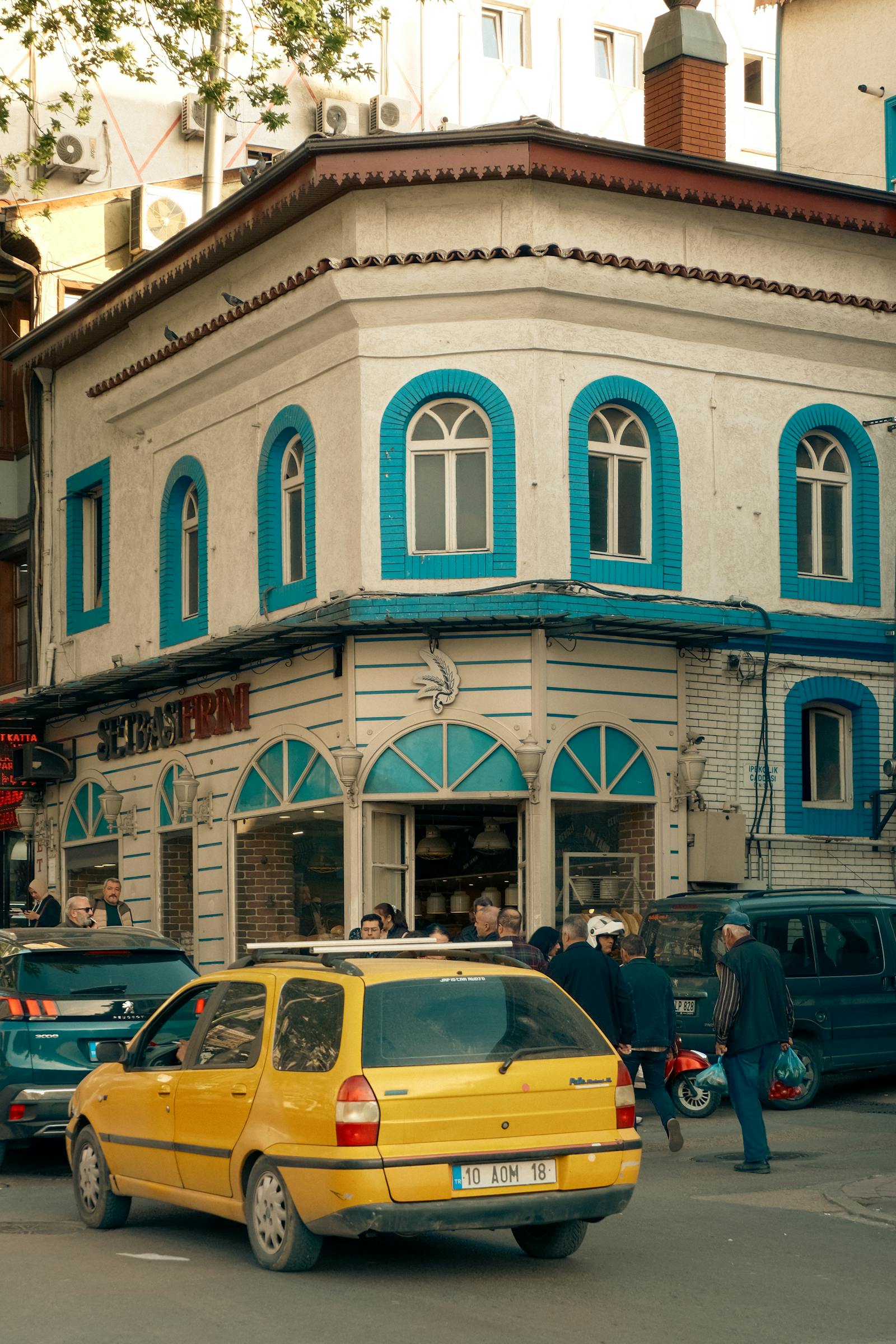 Yellow Car Photos, Download The BEST Free Yellow Car Stock Photos & HD ...