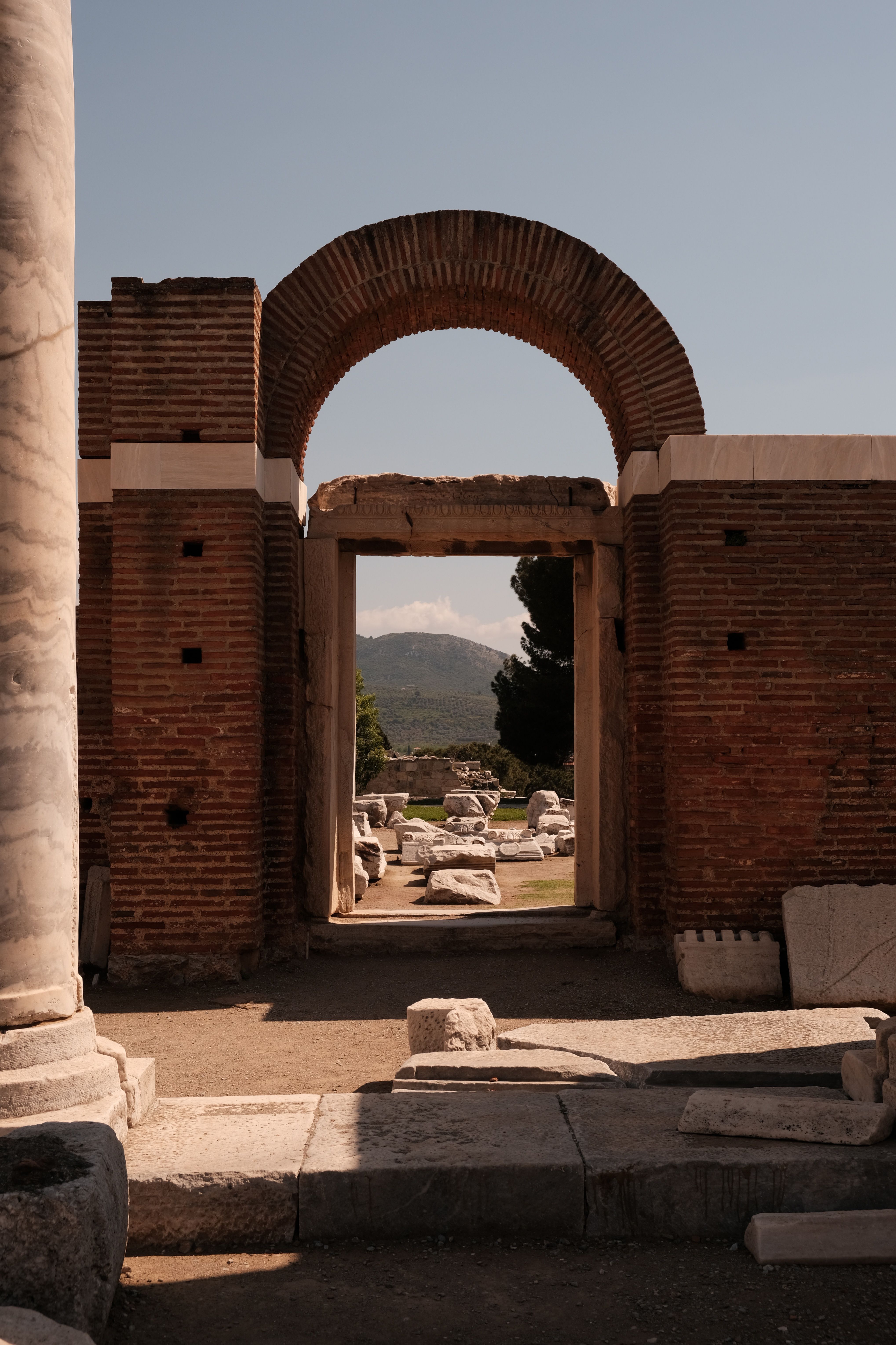 Ancient Ruins with Mountains in the Background · Free Stock Photo