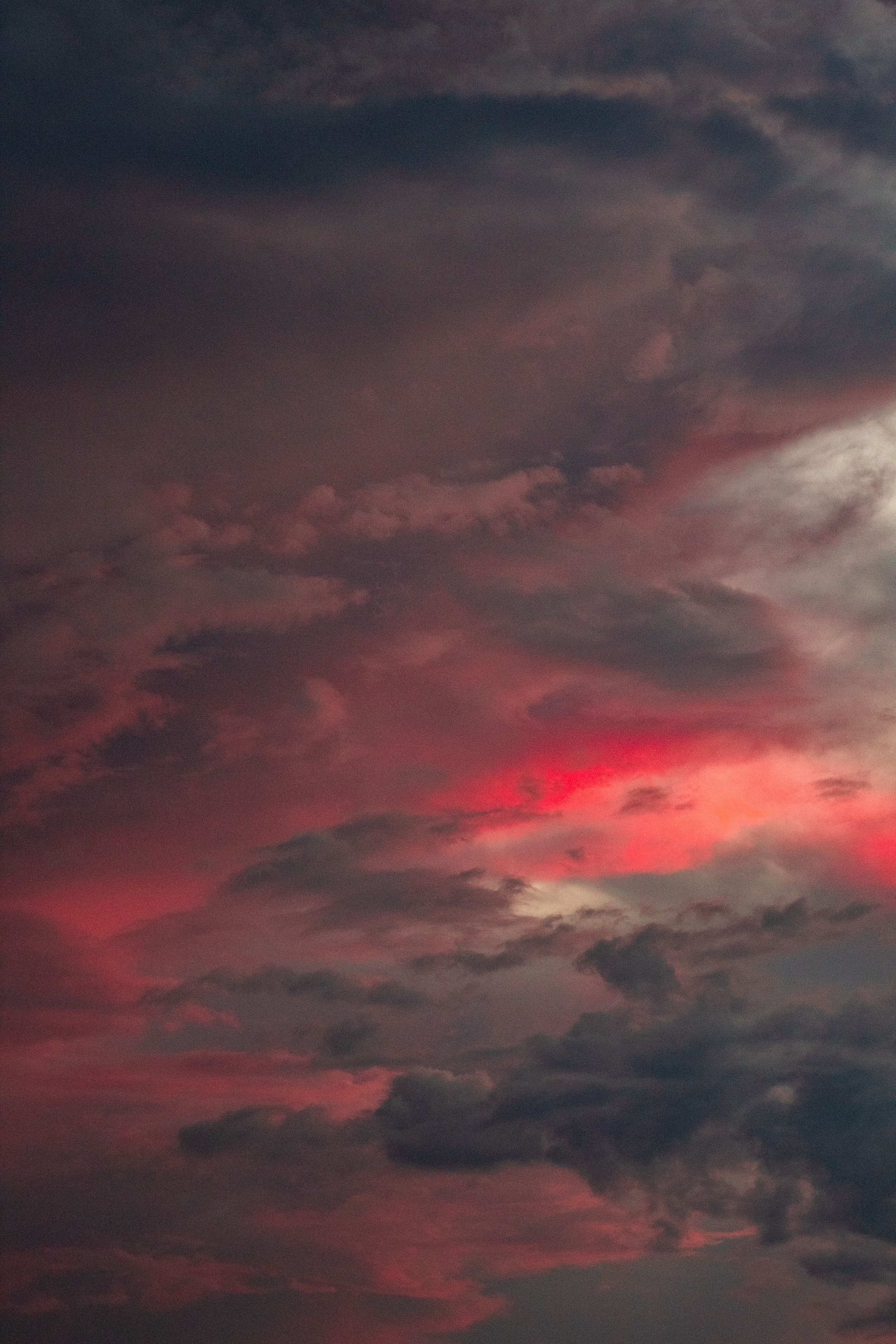 Black And Red Battle Background Of Sky Photos, Download The BEST Free ...