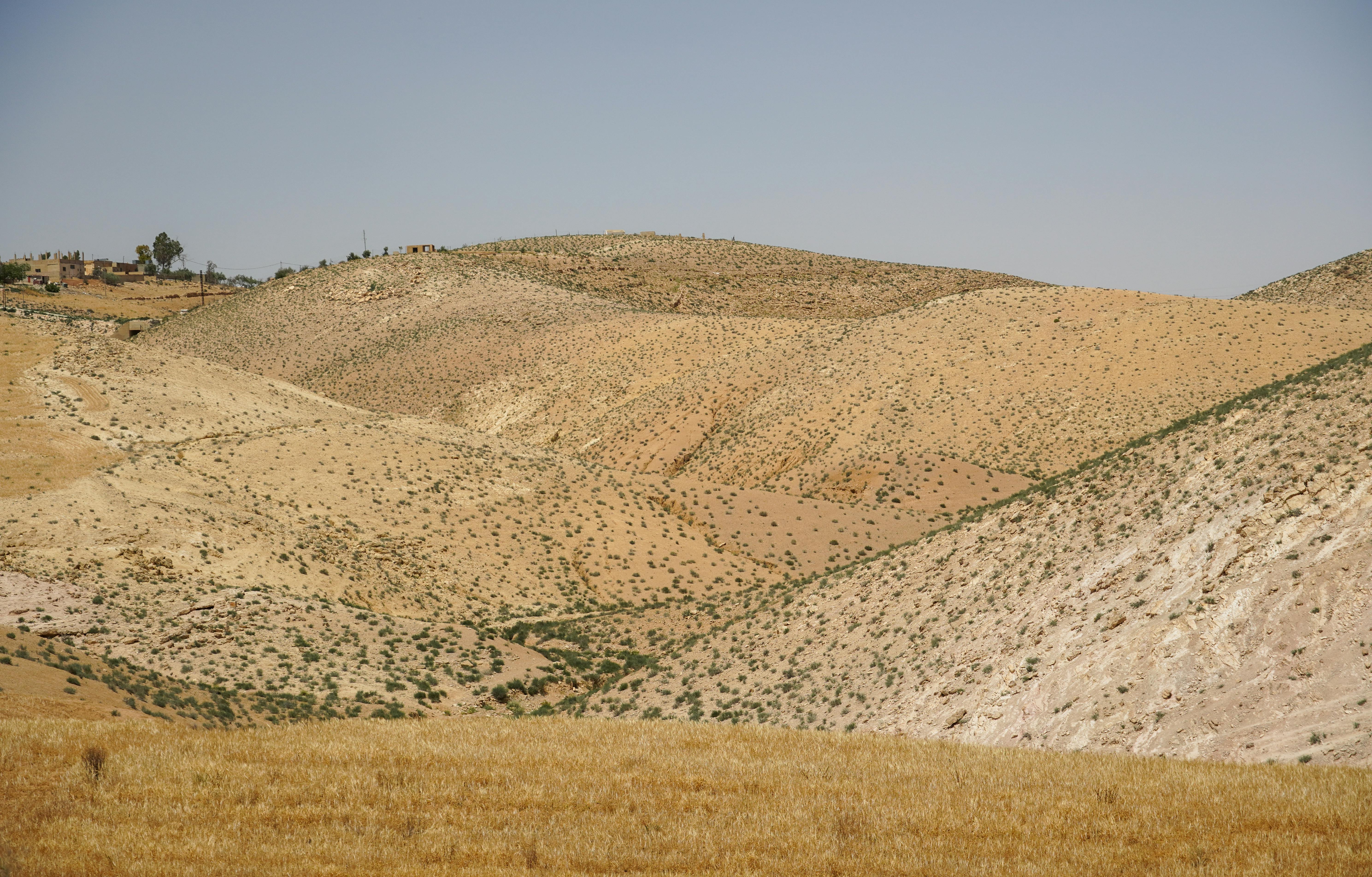 Scenic Desert Landscape in Jordan · Free Stock Photo