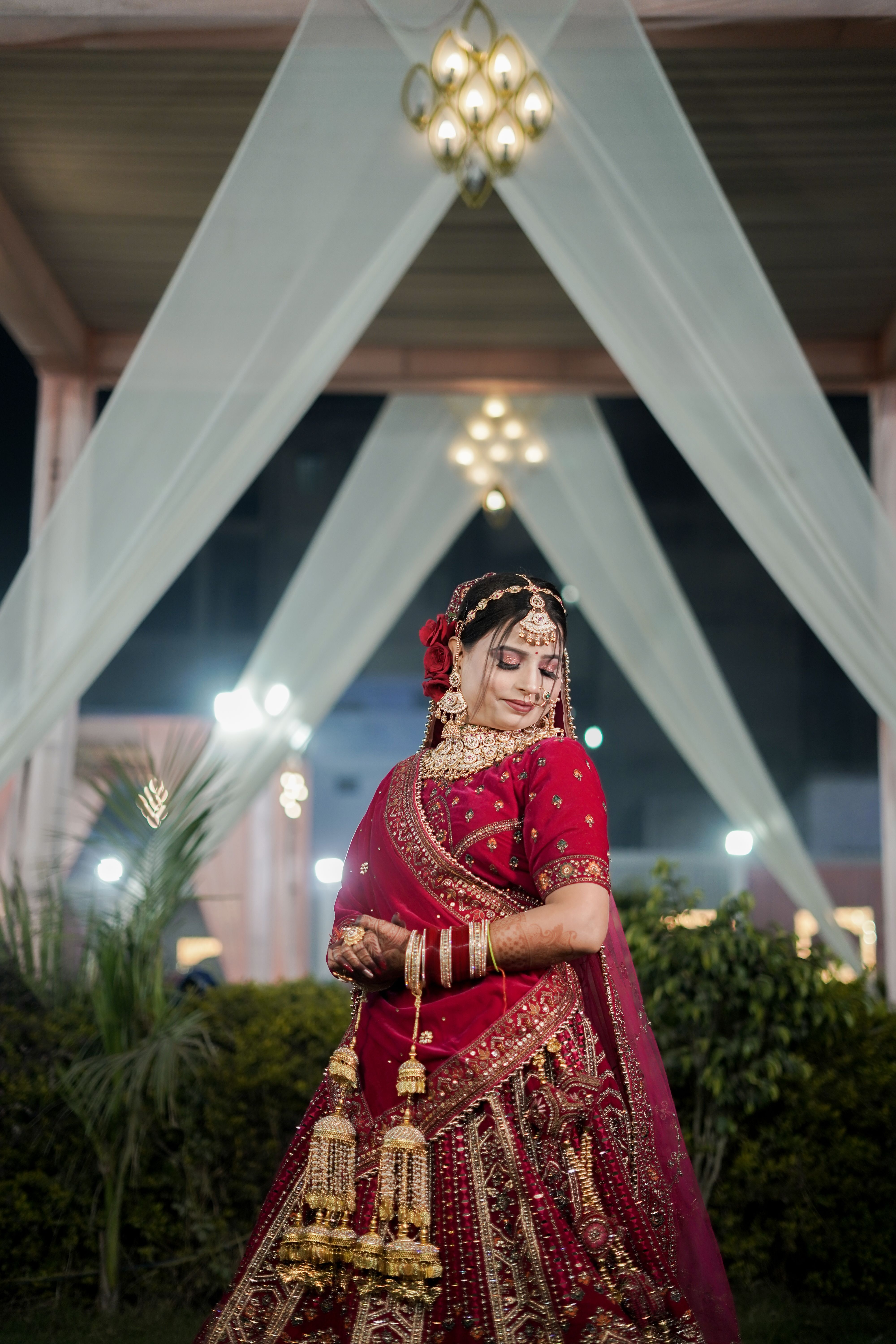 Elegant Indian Bride in Traditional Attire · Free Stock Photo