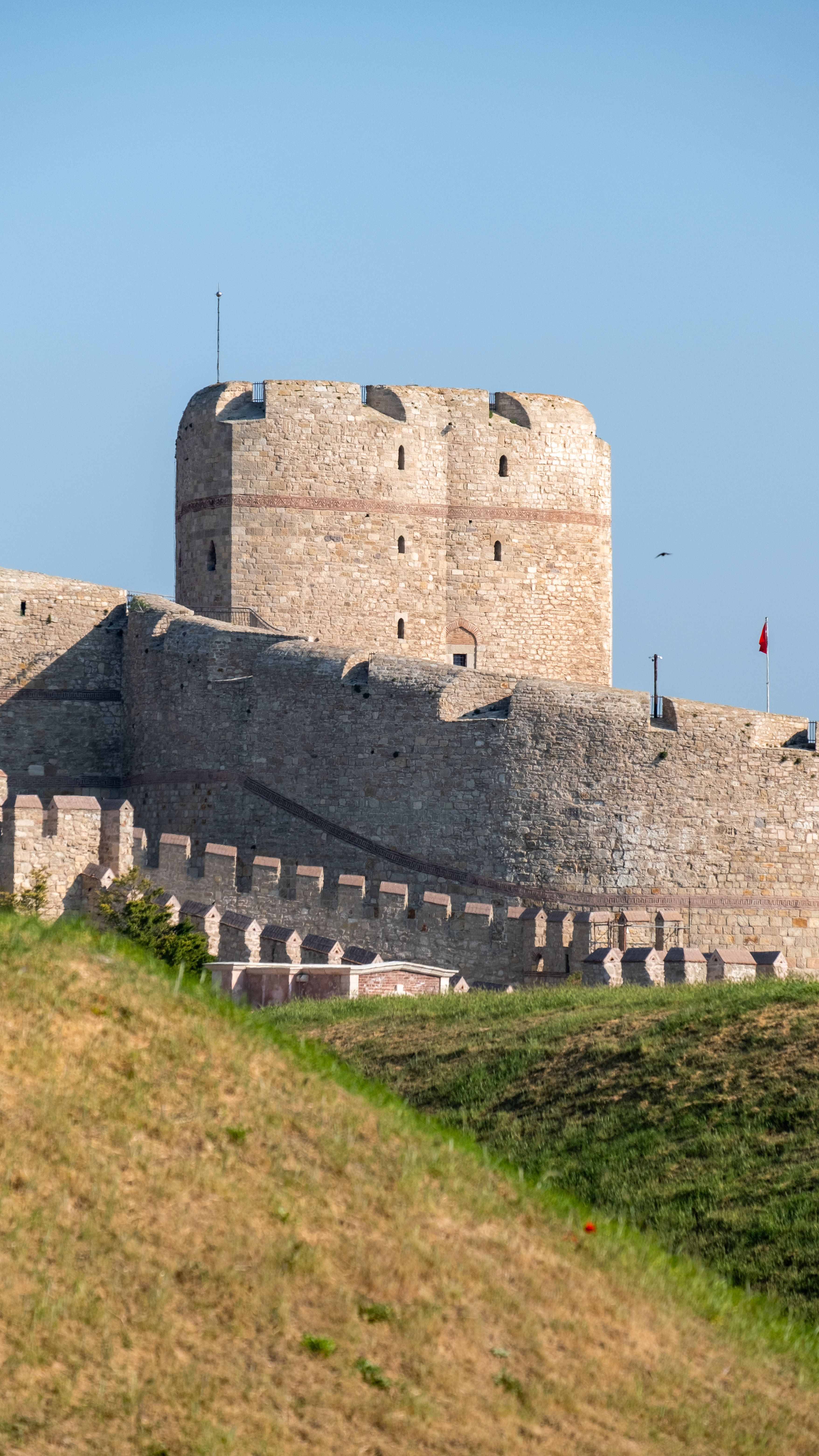Historic Walls of İstanbul under Clear Sky · Free Stock Photo