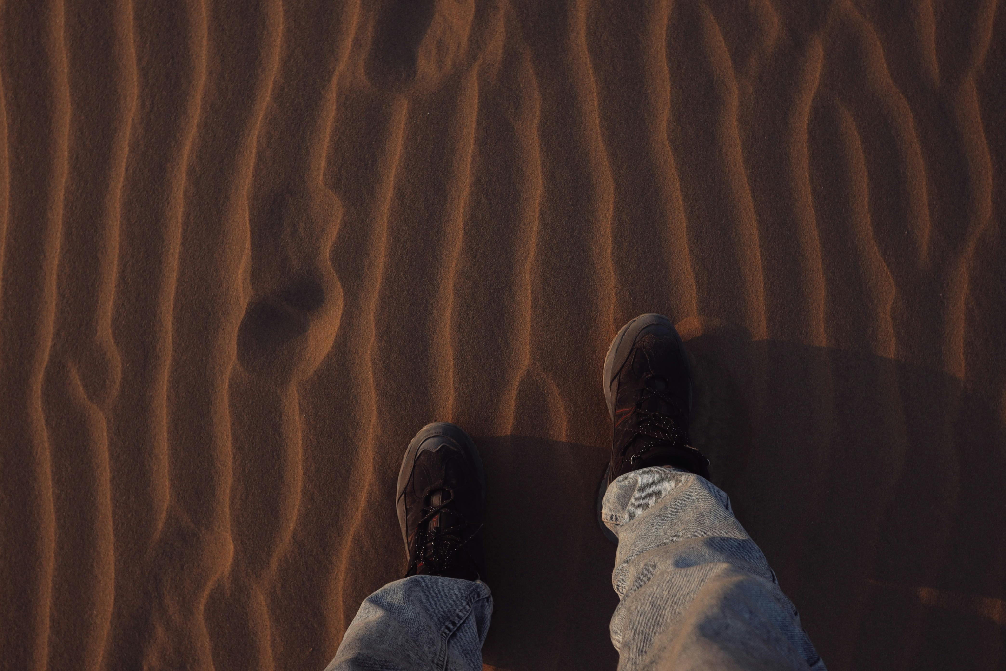 Walking In Desert With Footsteps Photos, Download The BEST Free Walking ...