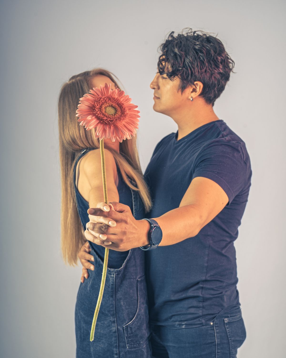 Couple With Flower Photos, Download The BEST Free Couple With Flower ...