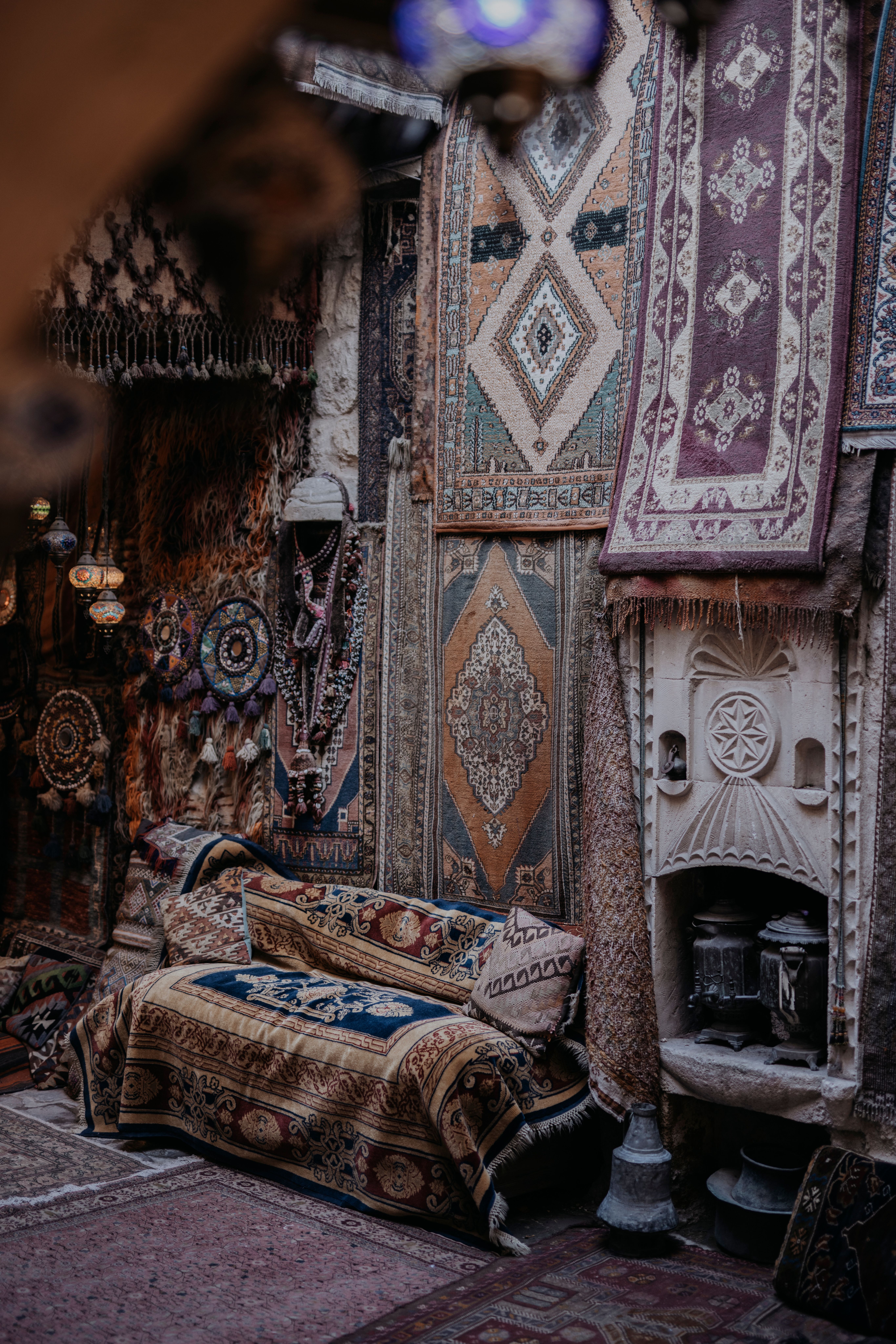 Traditional Turkish Carpet Room in Cappadocia · Free Stock Photo