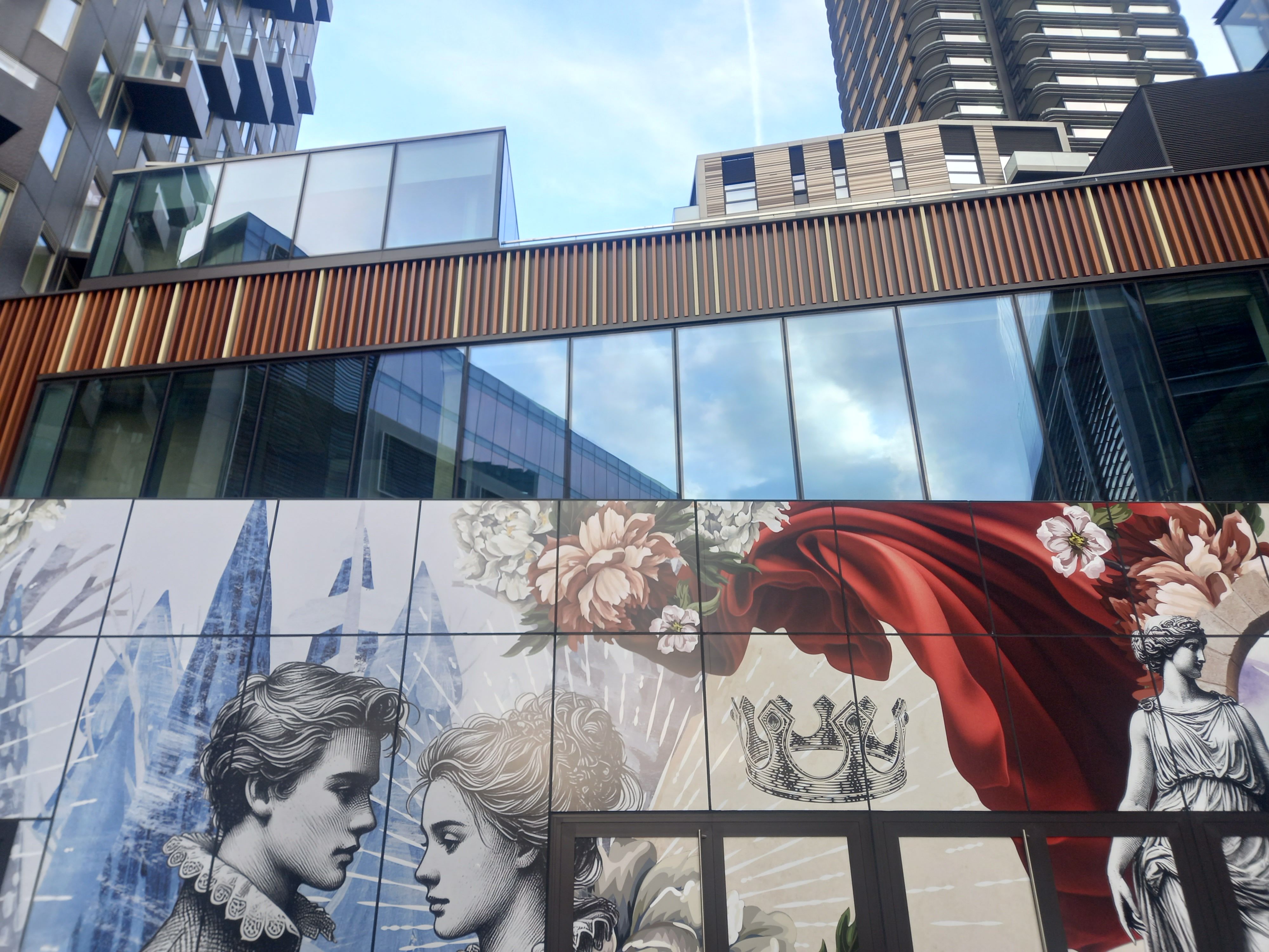 Modern Building with Artistic Street Mural · Free Stock Photo