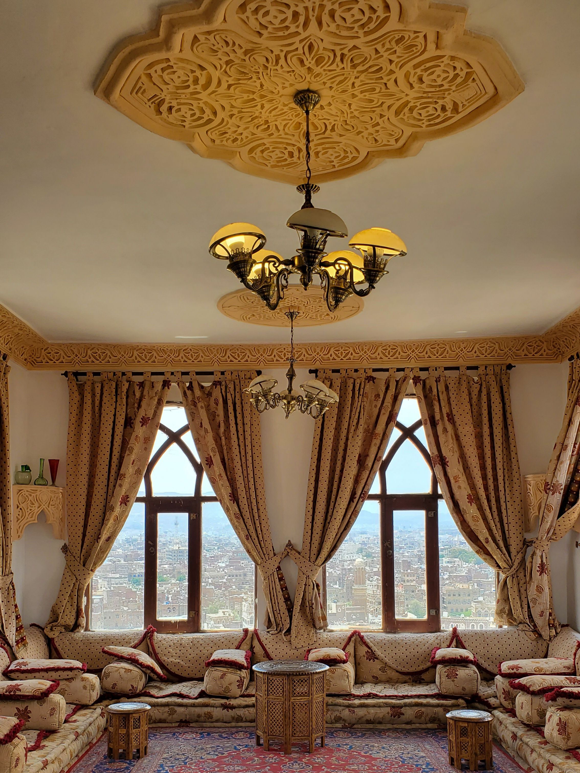 Luxurious Middle Eastern Living Room with City View · Free Stock Photo