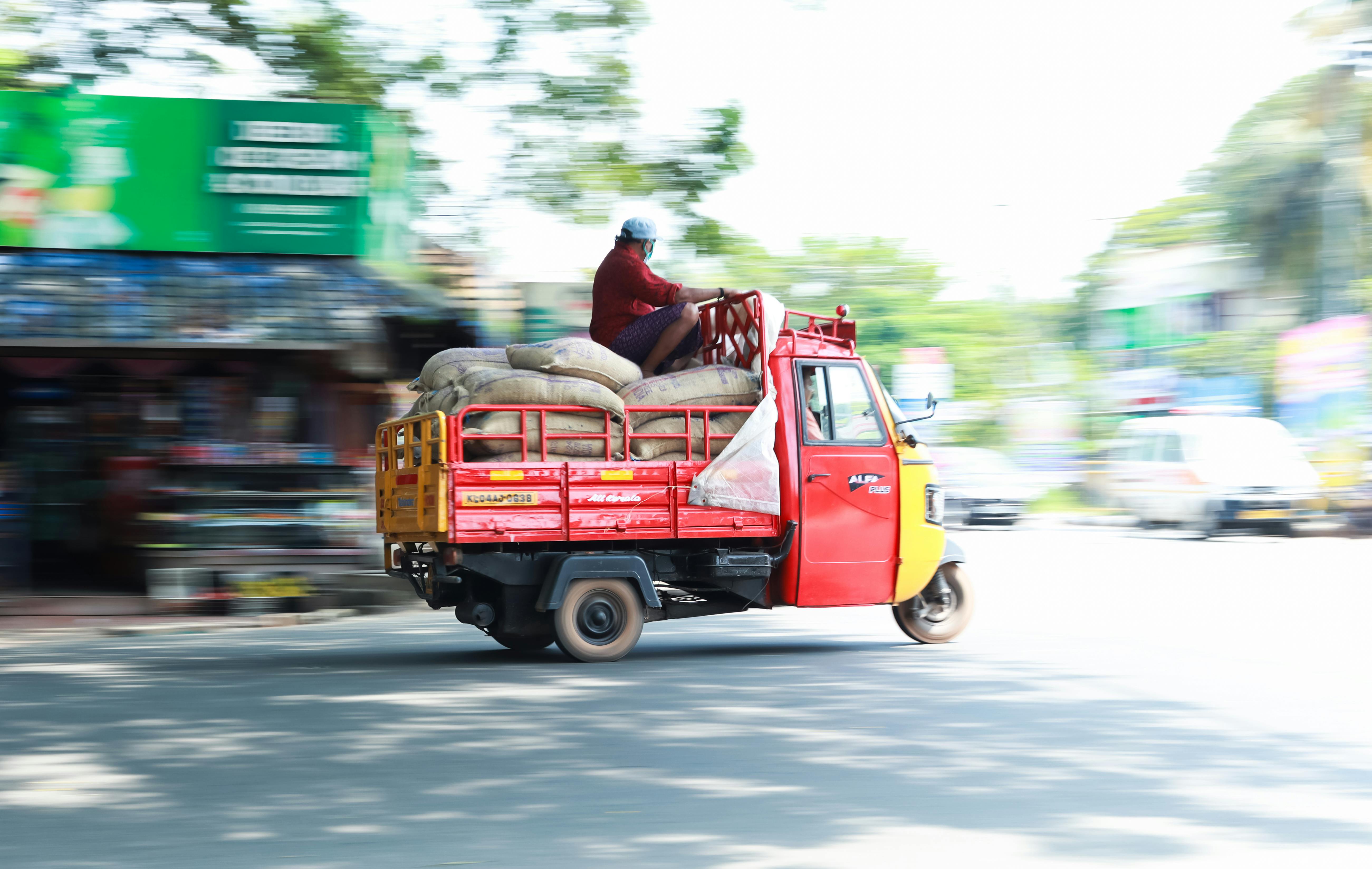 Delivery Driver Animated Photos, Download The BEST Free Delivery Driver ...