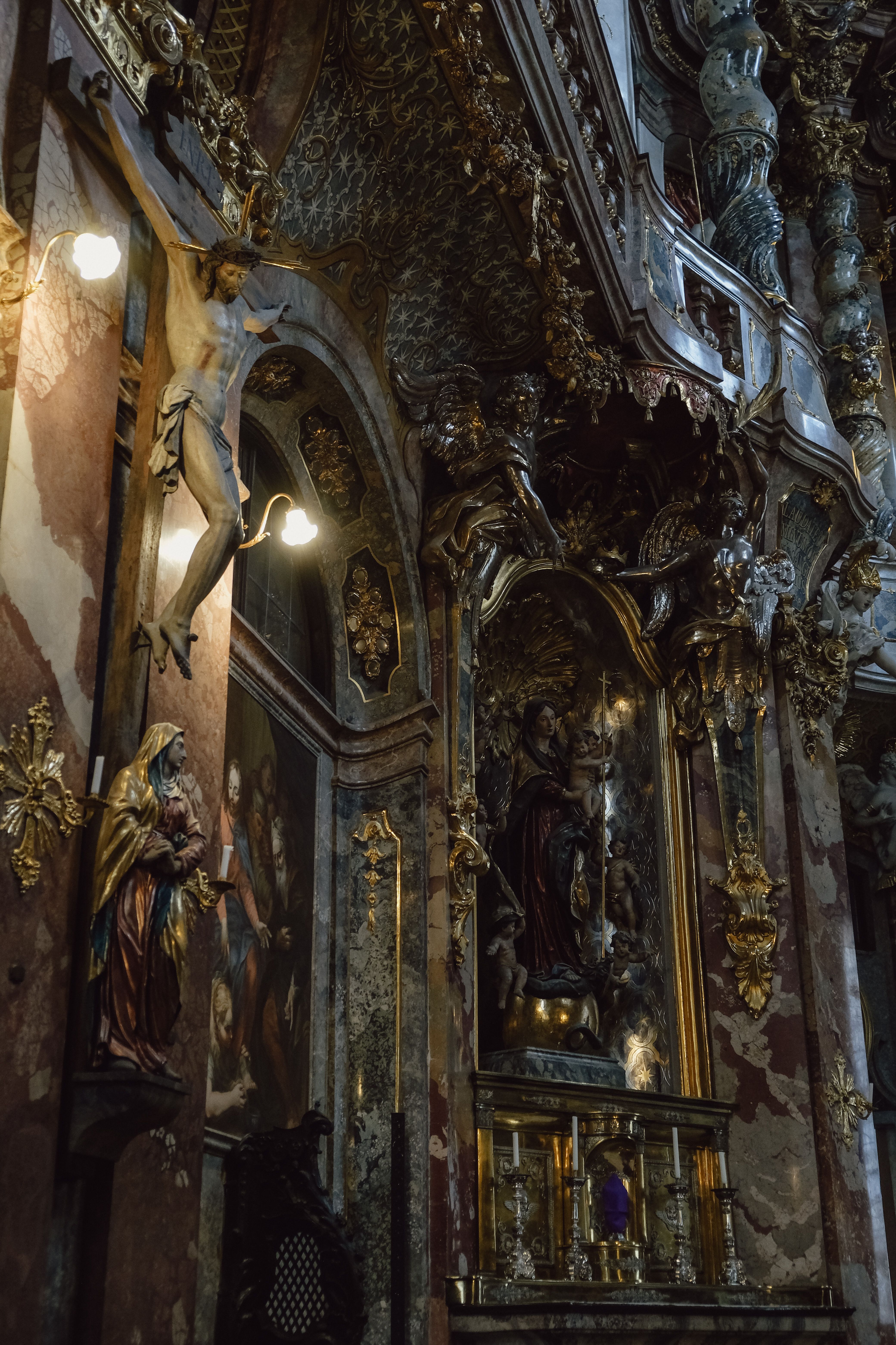 Intricate Baroque Church Interior with Ornate Details · Free Stock Photo