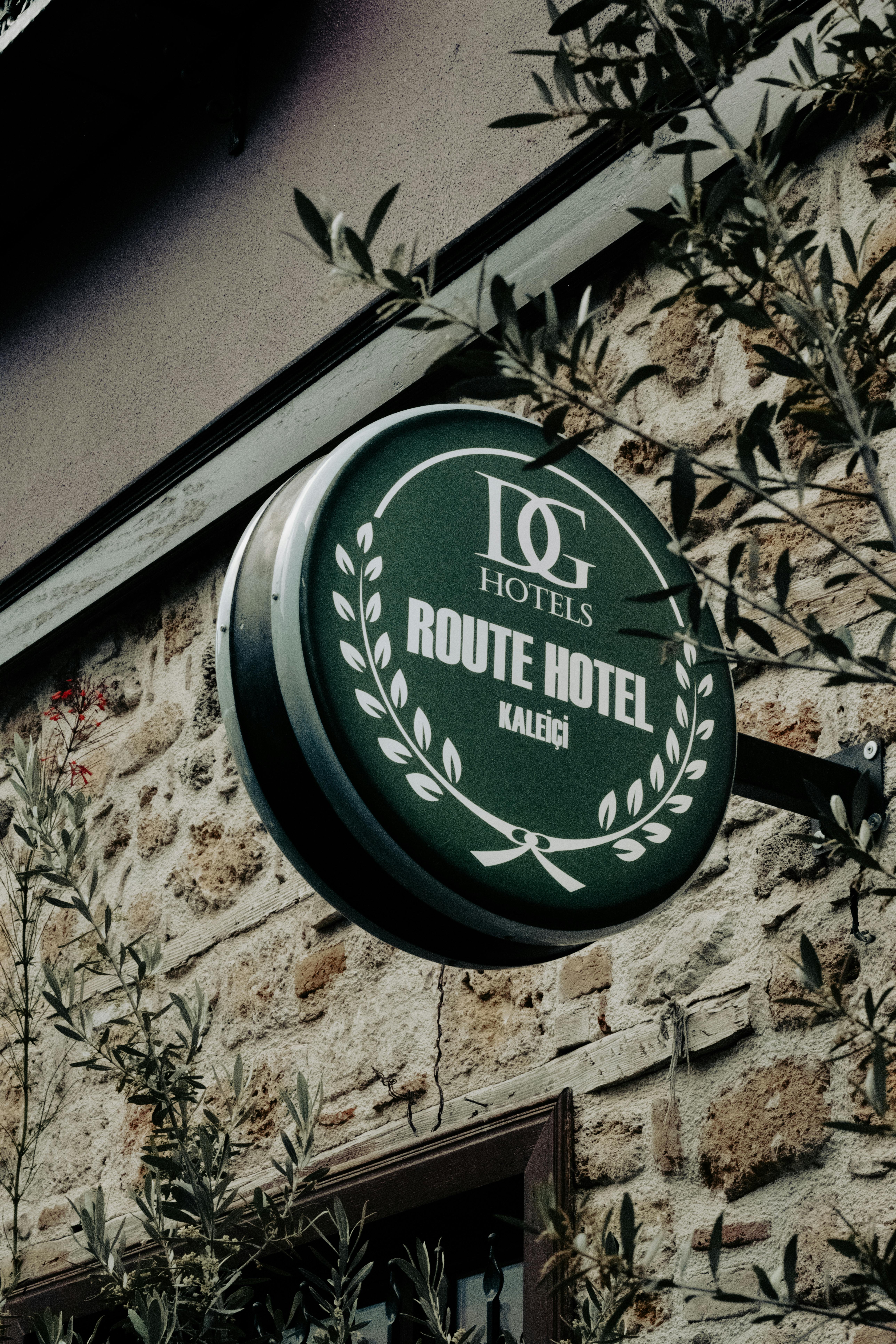 Green Circular Sign Photos, Download The BEST Free Green Circular Sign ...