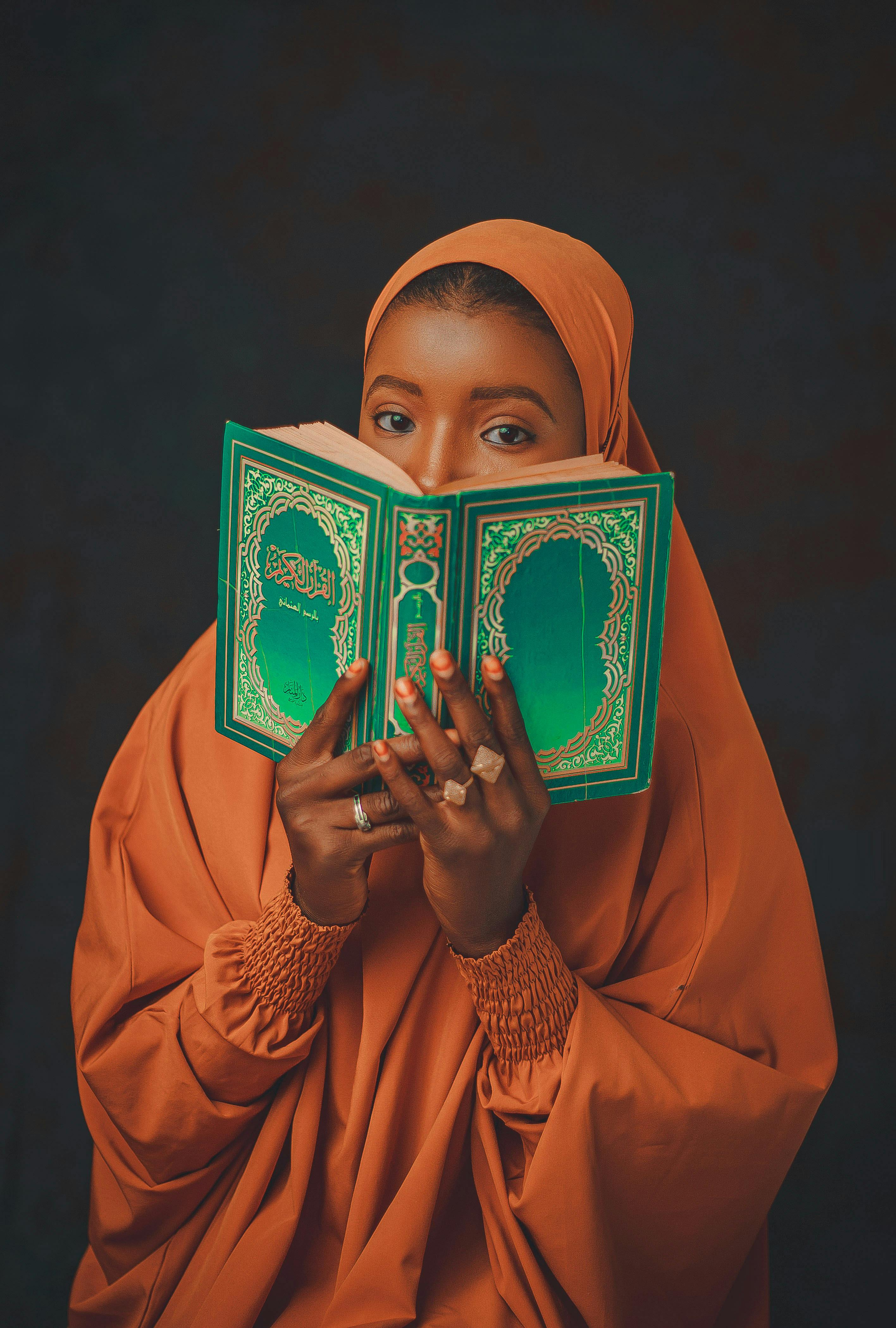 Quran Quran Photos, Download The BEST Free Quran Quran Stock Photos ...