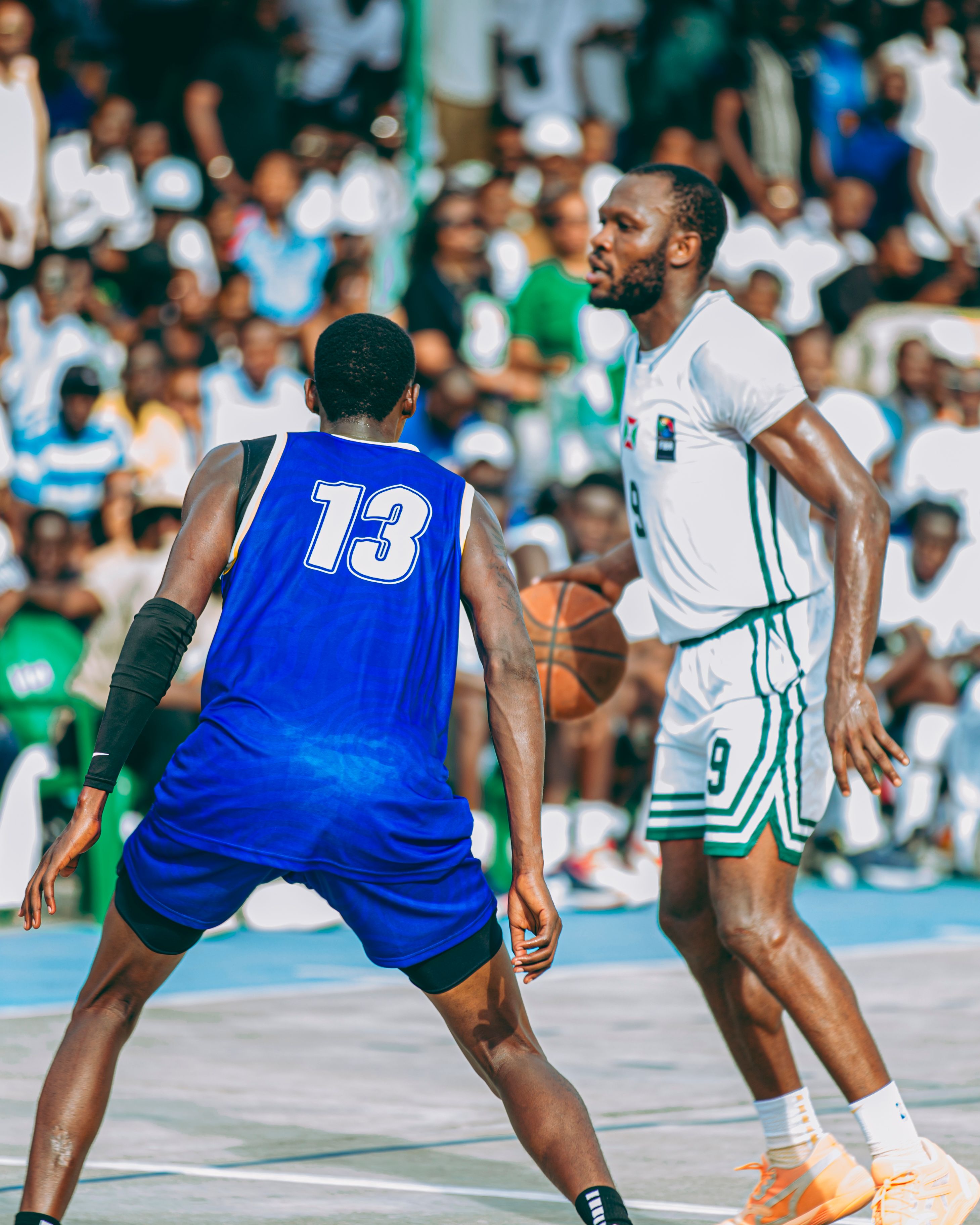 Intense Outdoor Basketball Game in Action · Free Stock Photo