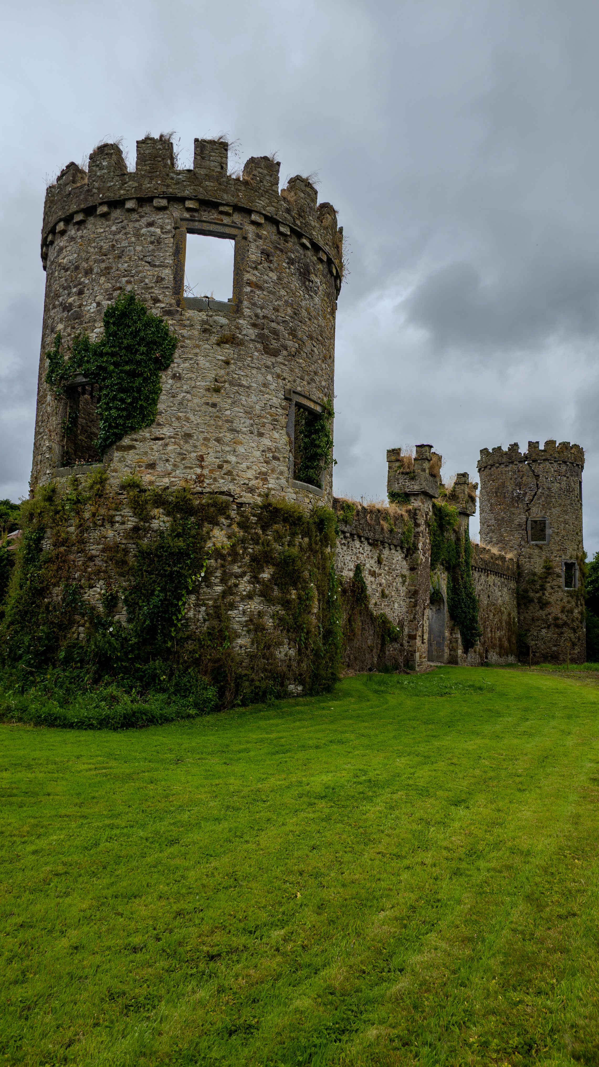 Historic Dromore Castle in Ireland · Free Stock Photo