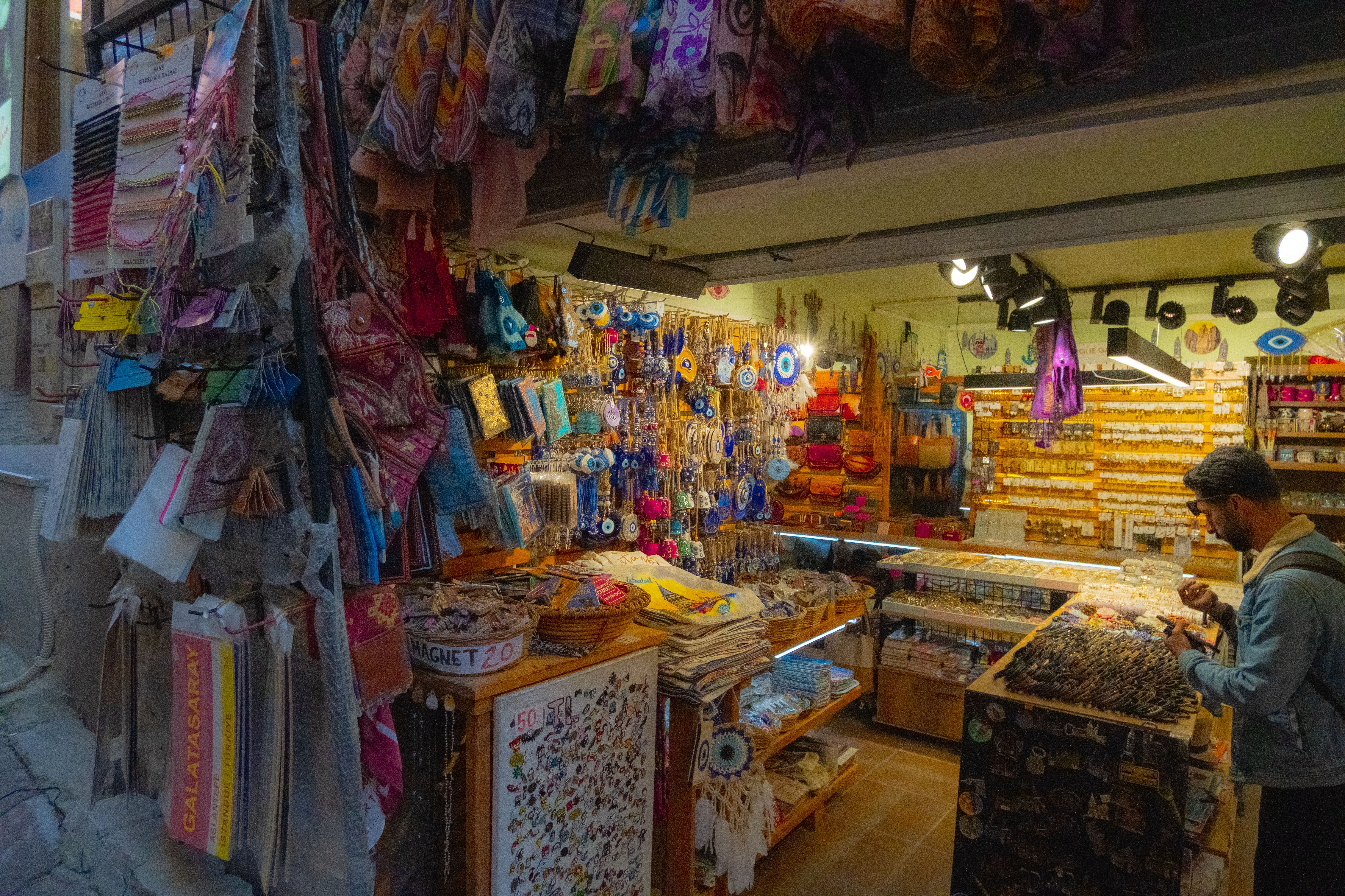 Vibrant Turkish Souvenir Shop with Traditional Goods · Free Stock Photo