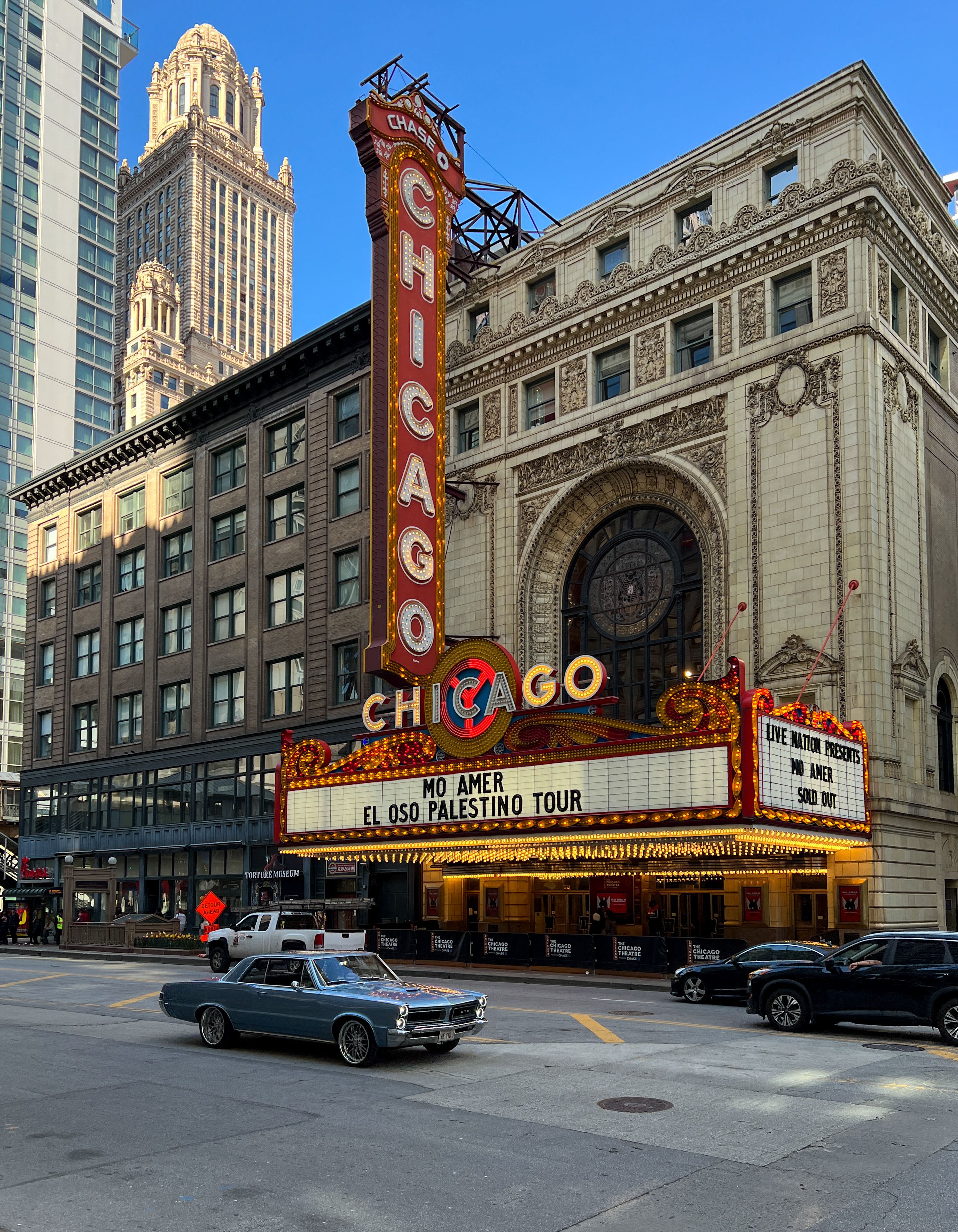 Chicago Theatre · Free Stock Photo