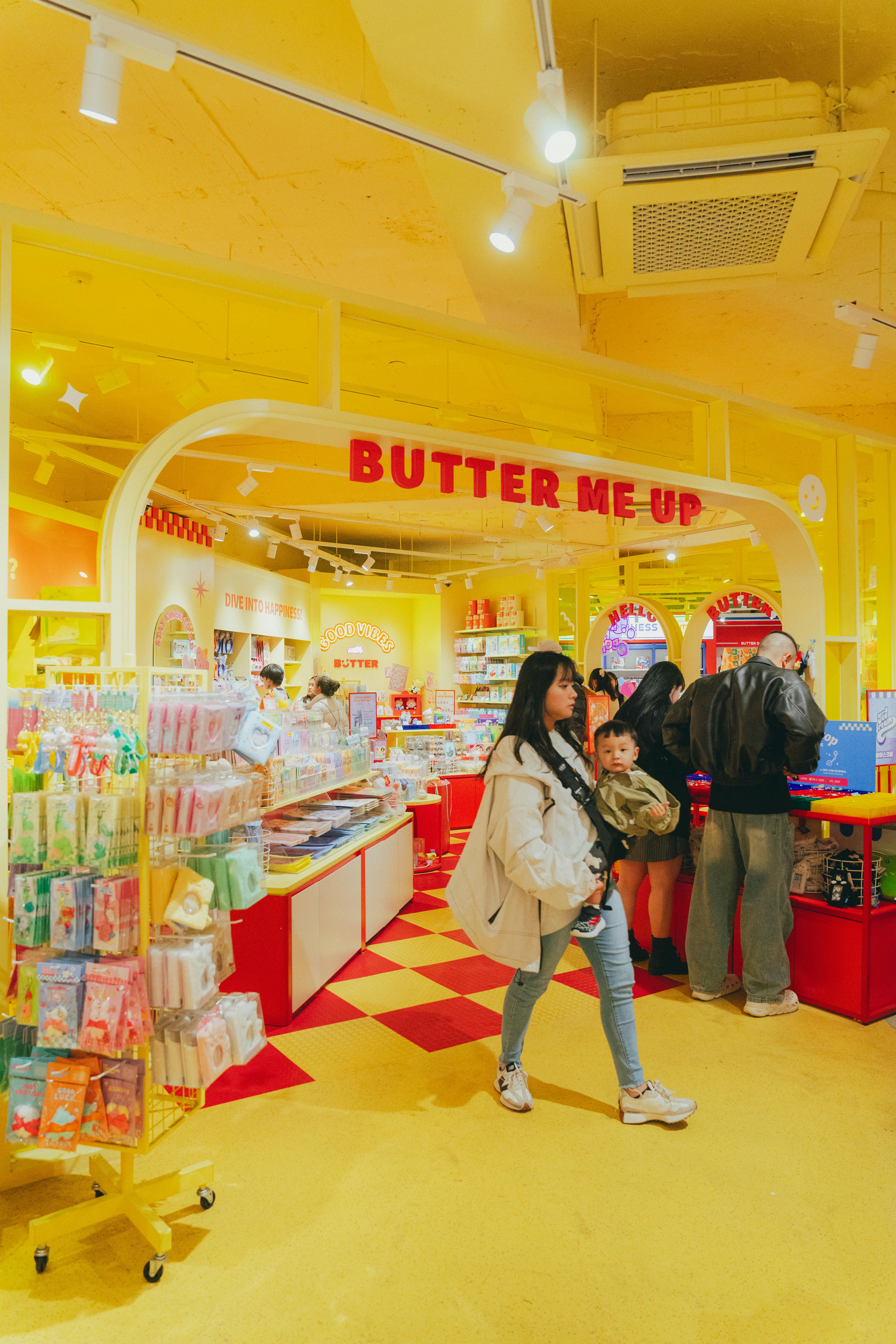 Vibrant Candy Store in Seoul, Bright and Colorful · Free Stock Photo