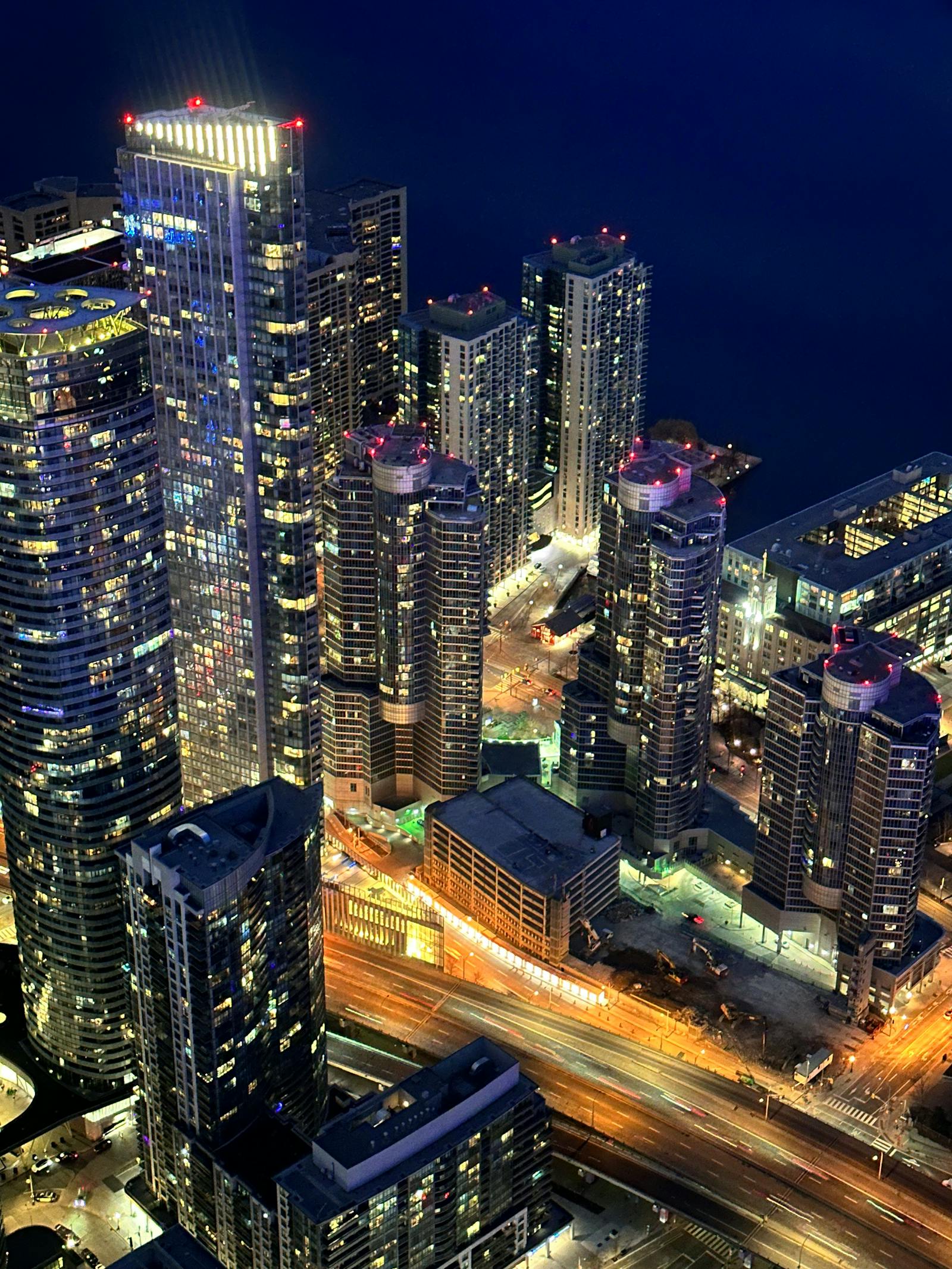 Buildings At Night Photos, Download The BEST Free Buildings At Night ...