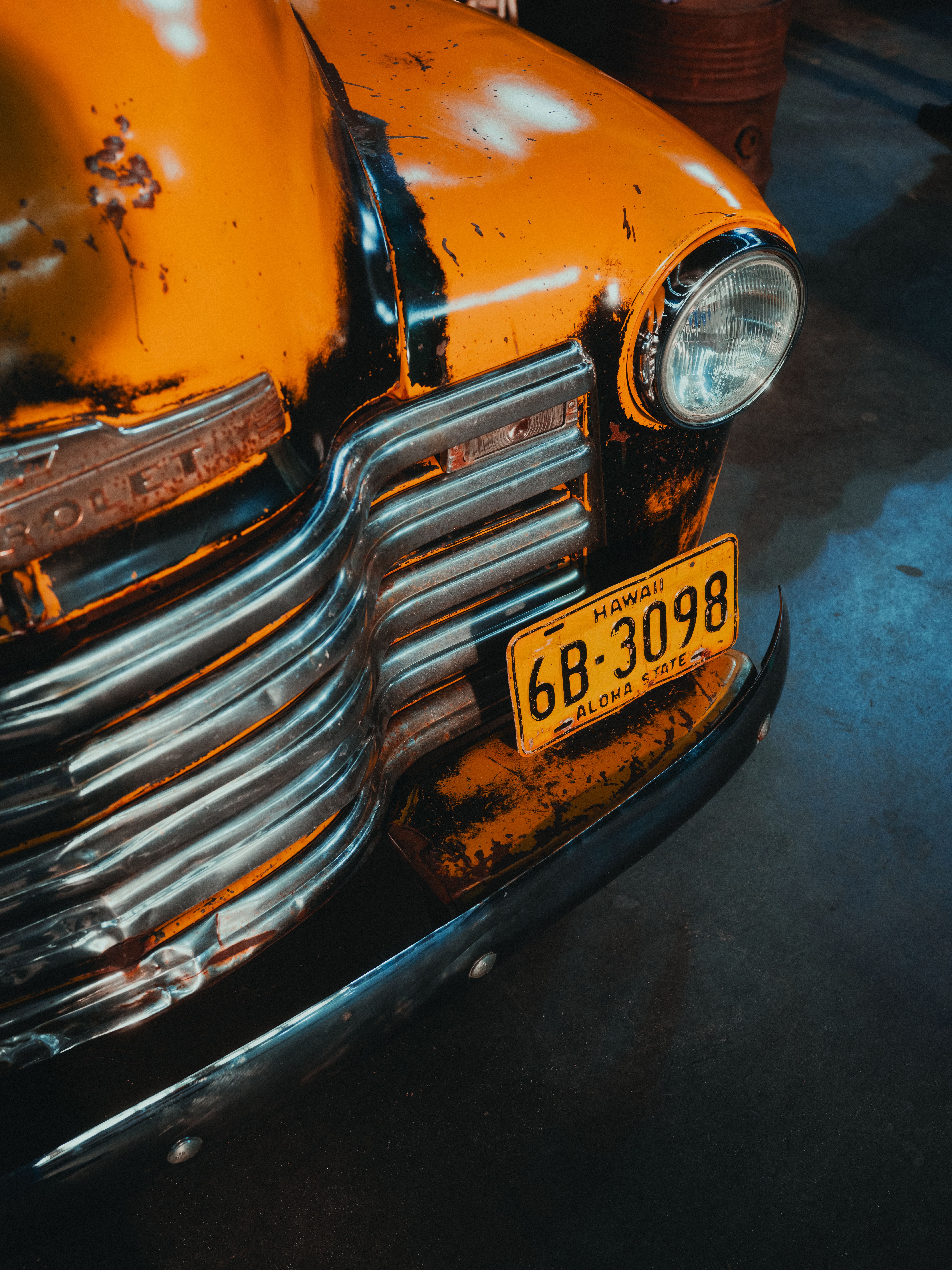 Vintage Yellow Car with Hawaii License Plate · Free Stock Photo