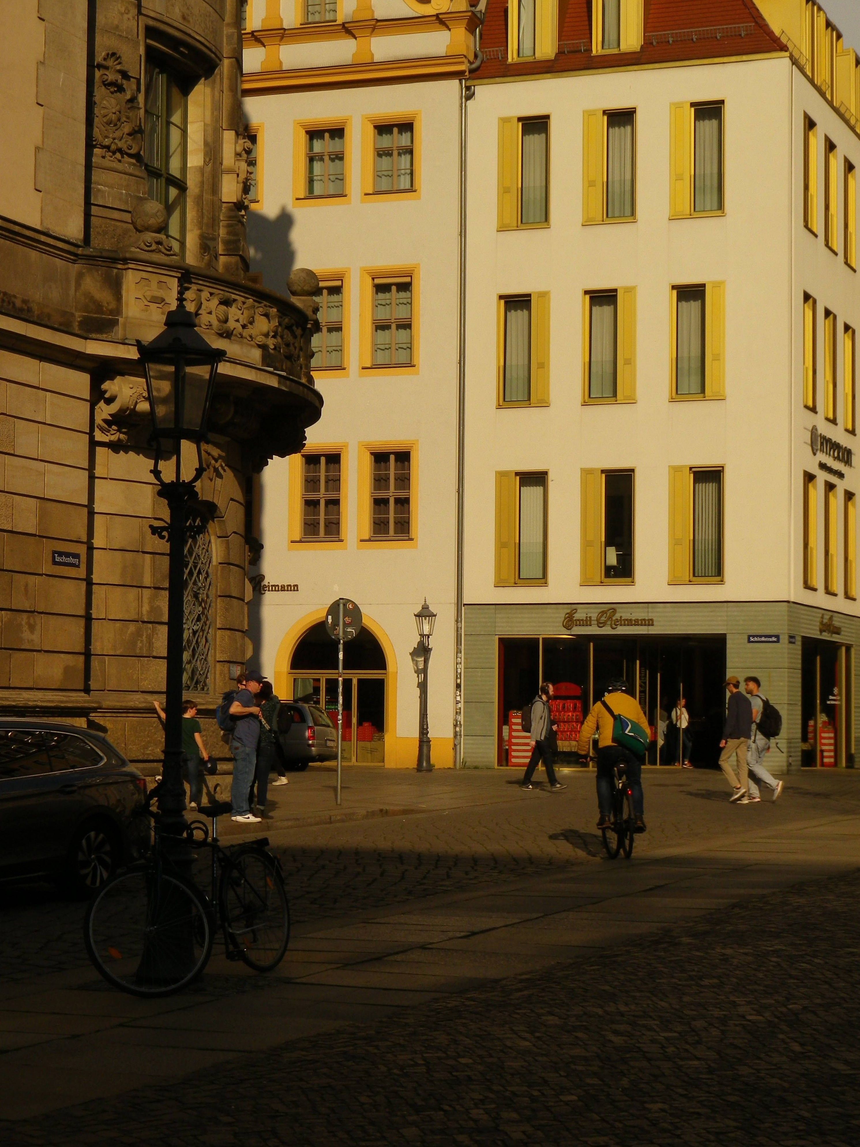 Historic European Street with Afternoon Light · Free Stock Photo