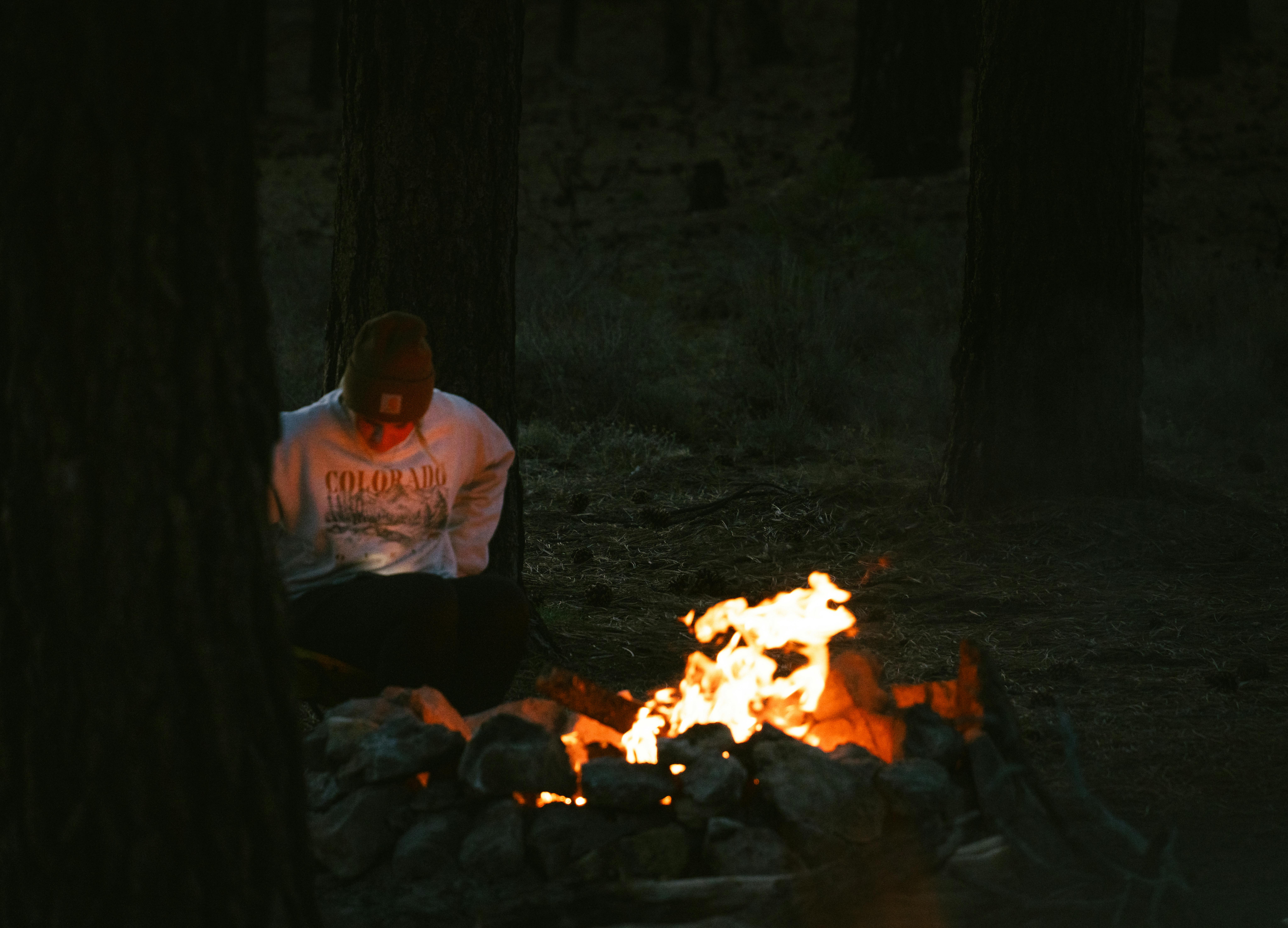 Campfire in Utah Wilderness at Night · Free Stock Photo