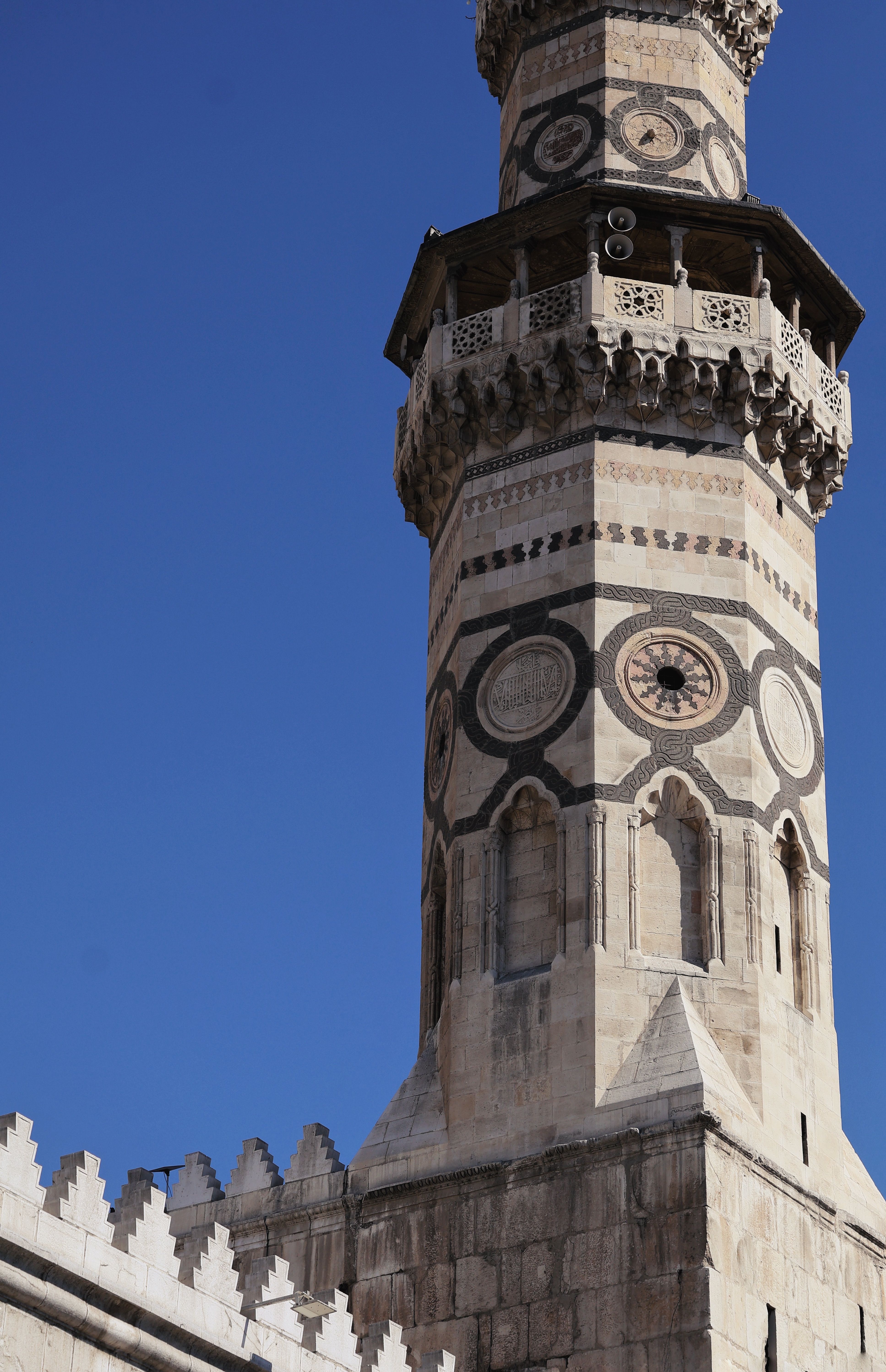 Detalle Arquitectónico Del Antiguo Minarete De Blue Sky · Foto de stock ...