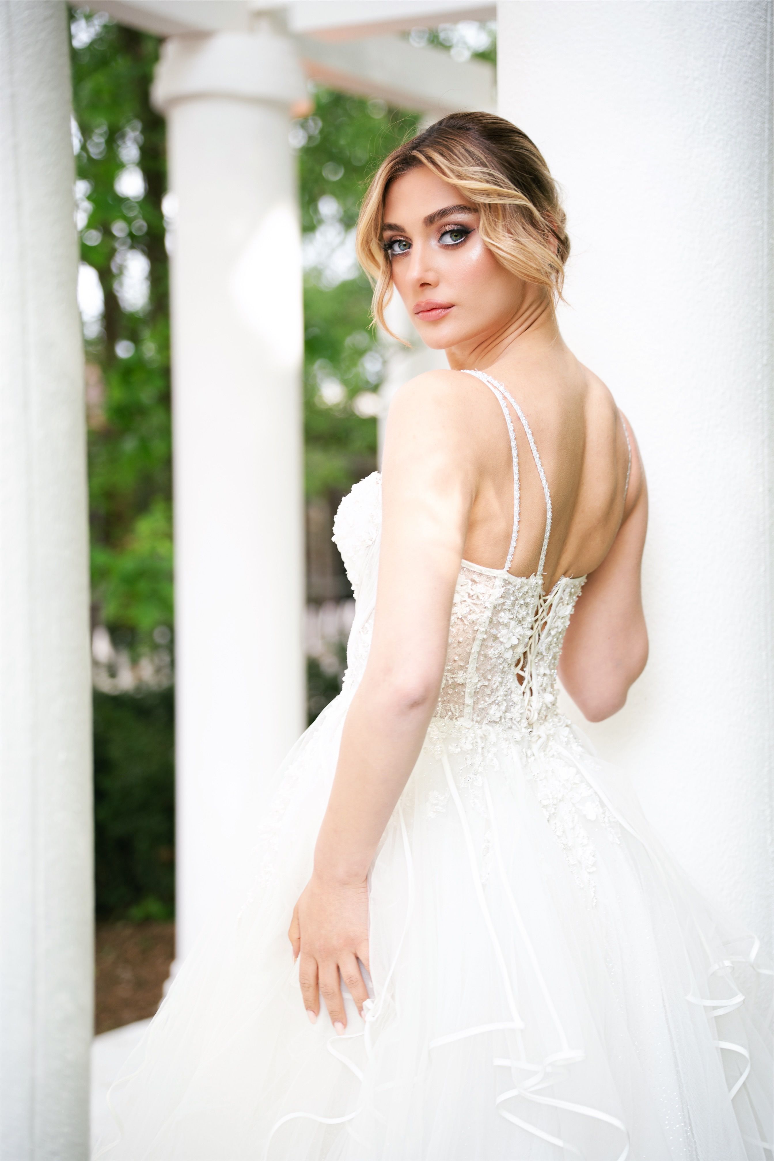 Portrait De Mariée élégant En Extérieur · Photo gratuite