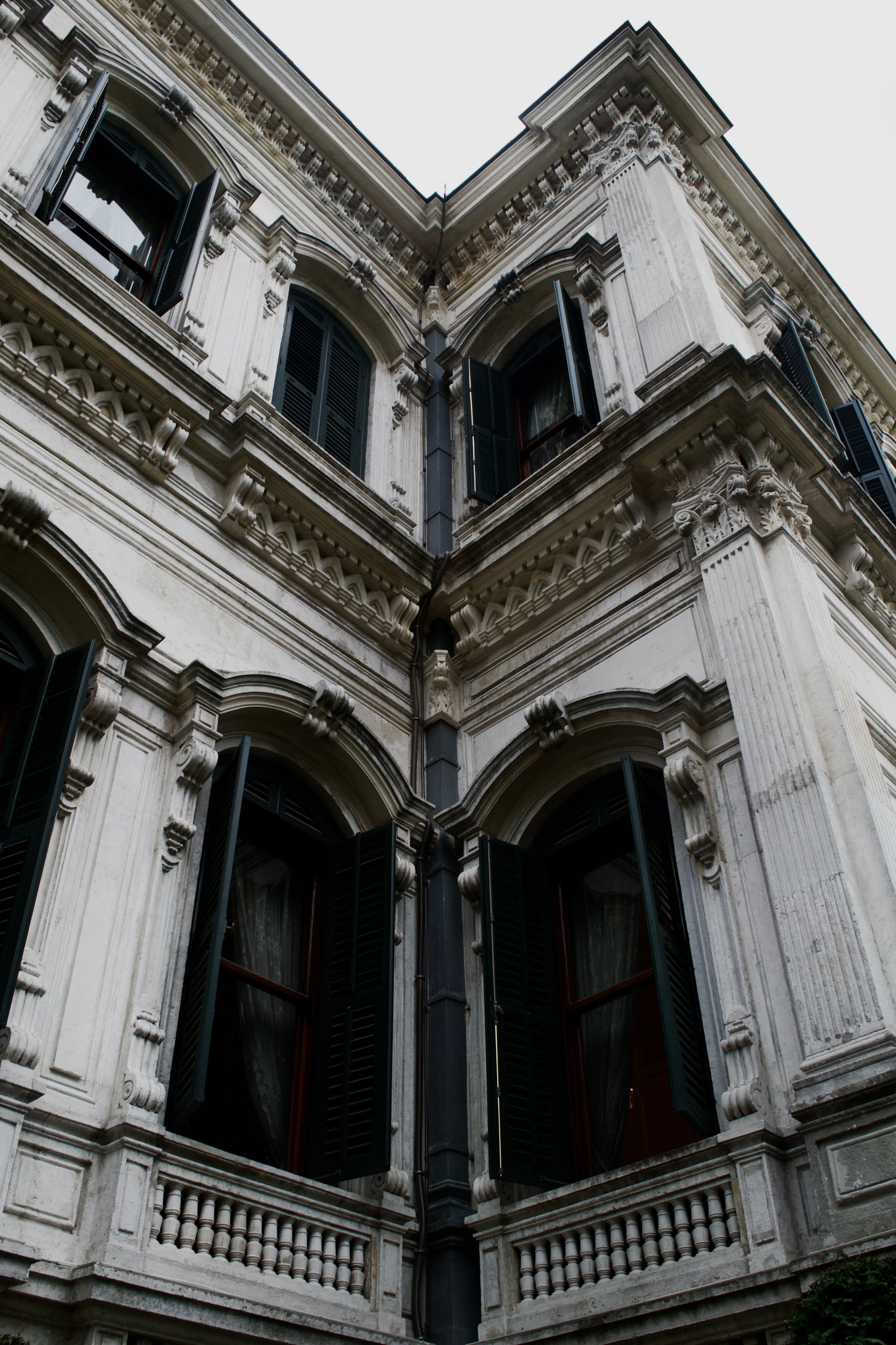 Historic Architectural Detail of Classic Building · Free Stock Photo