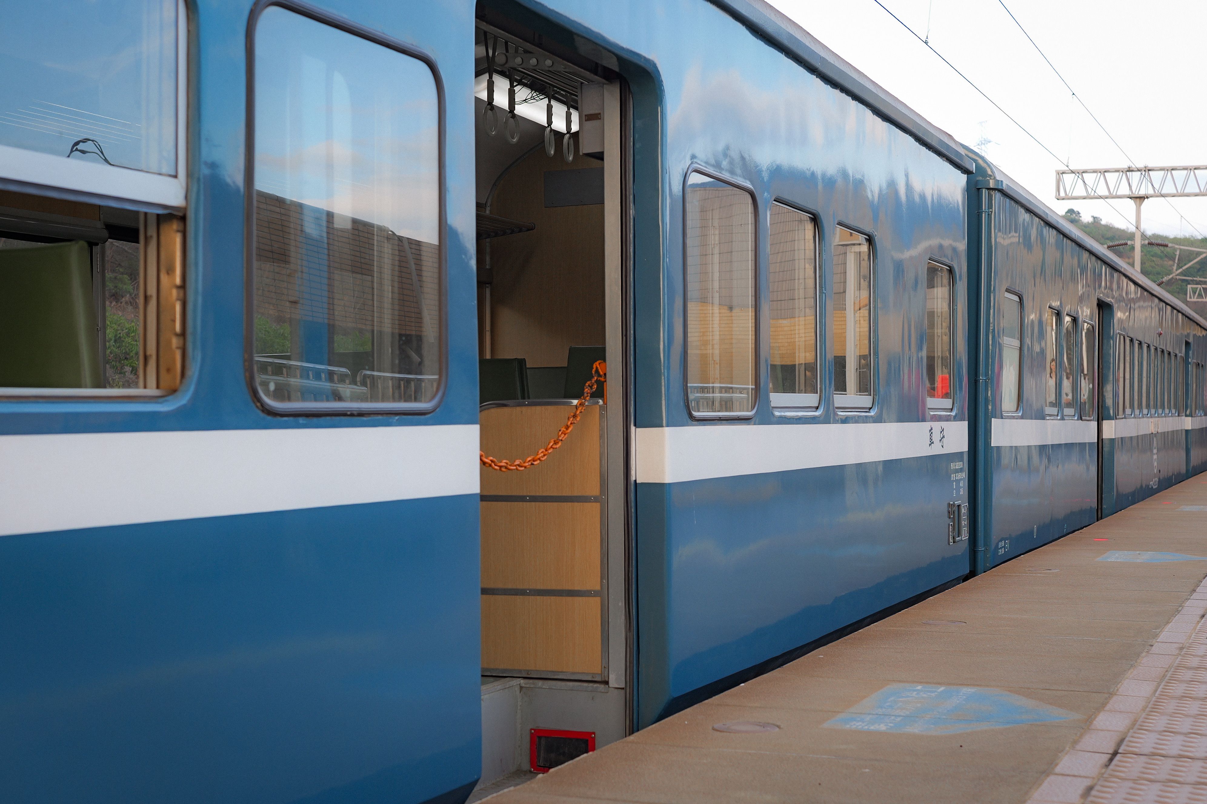 Blue Train at Taitung County Station in Taiwan · Free Stock Photo