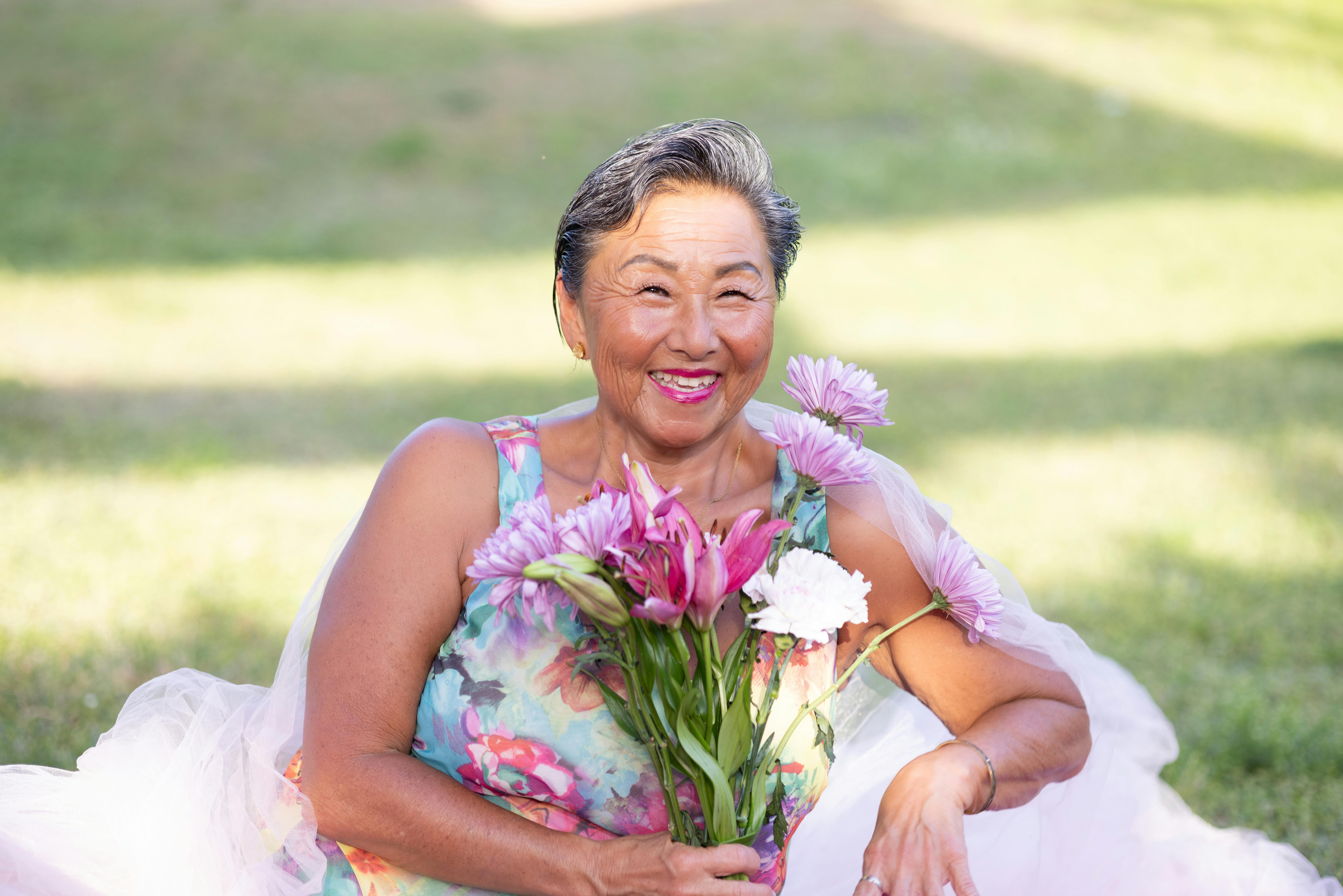 Mature Women On Photos, Download The BEST Free Mature Women On Stock ...