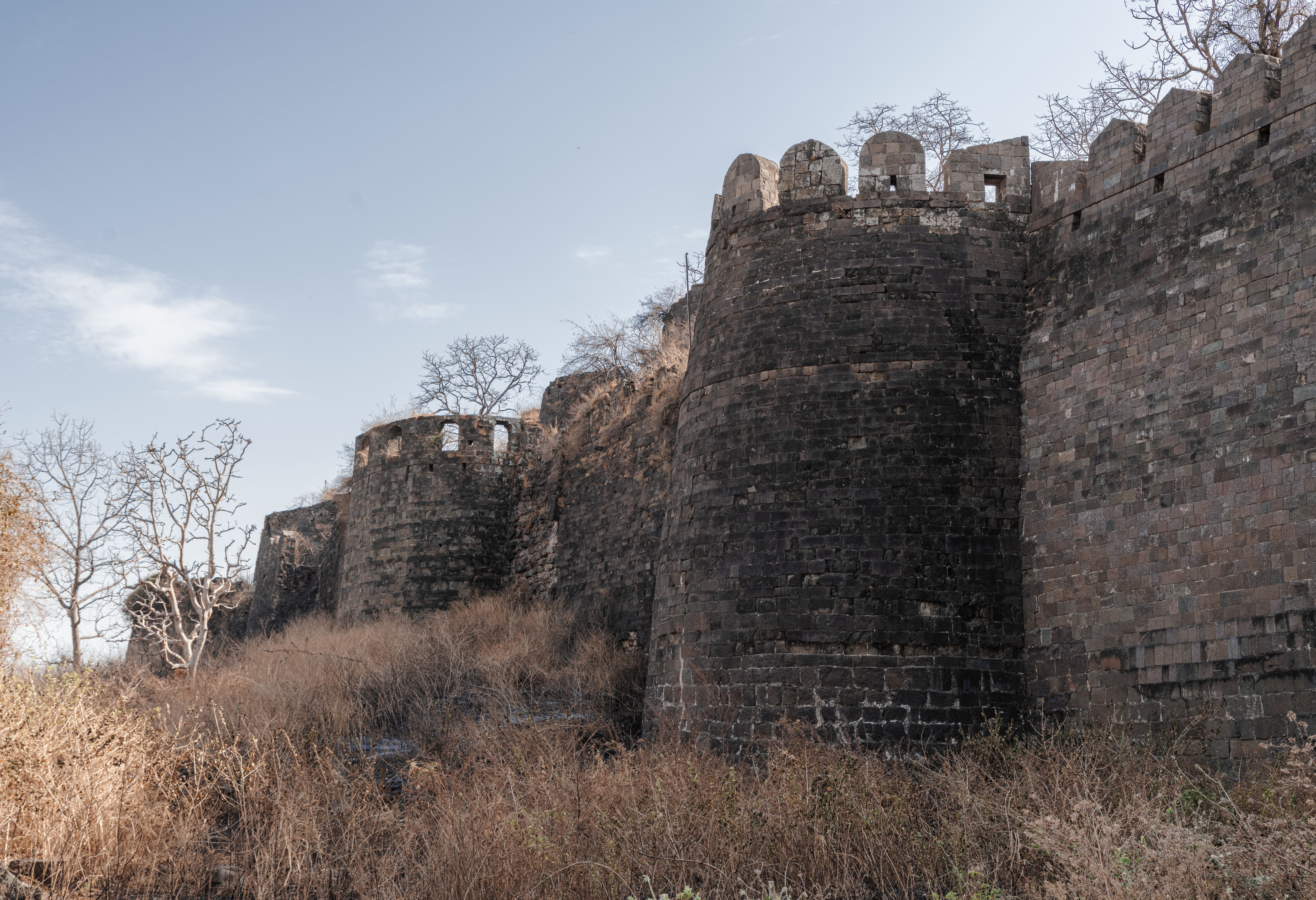 Ancient Fort Wall in Daulatabad, Maharashtra · Free Stock Photo