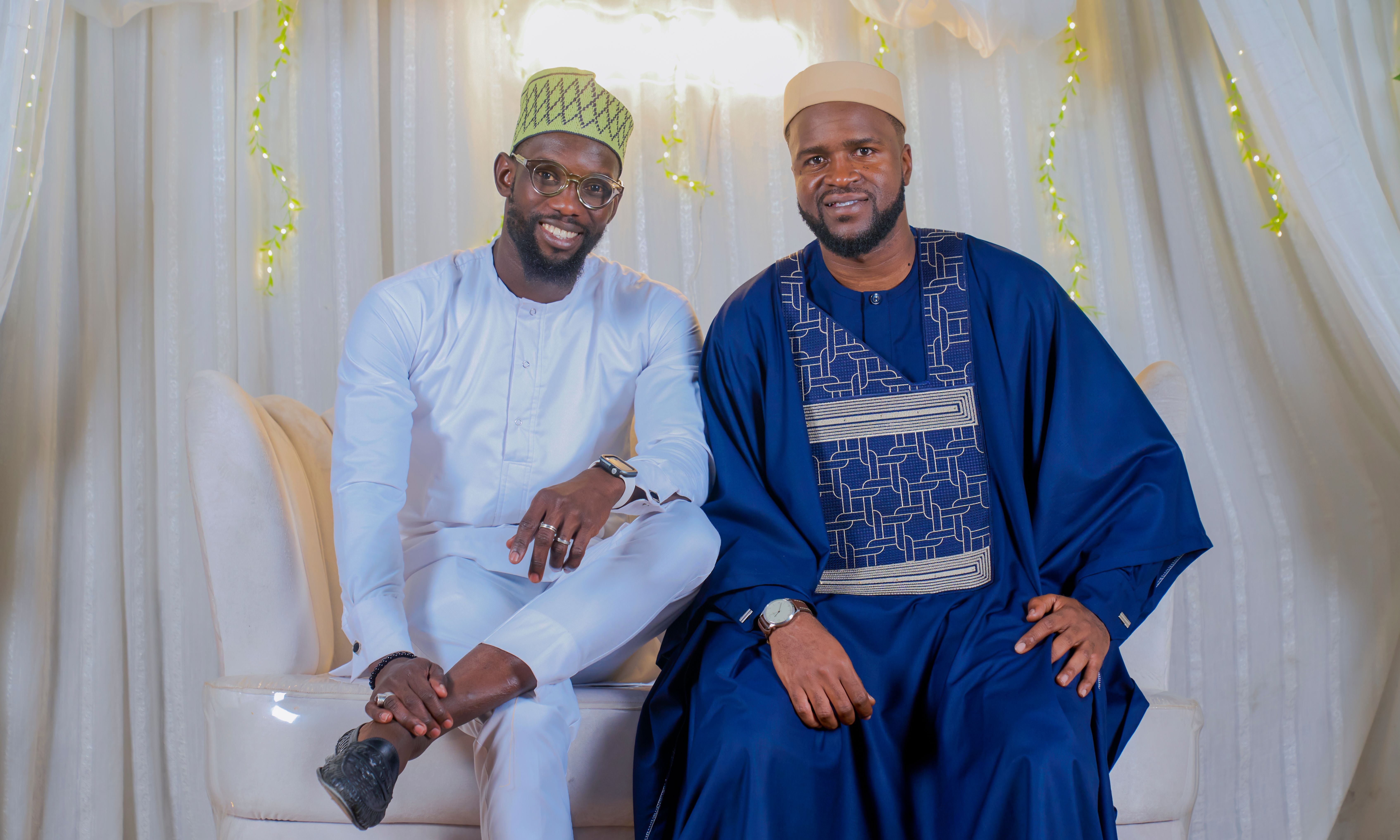 Hombres Africanos Elegantes Con Atuendos Tradicionales · Foto de stock ...