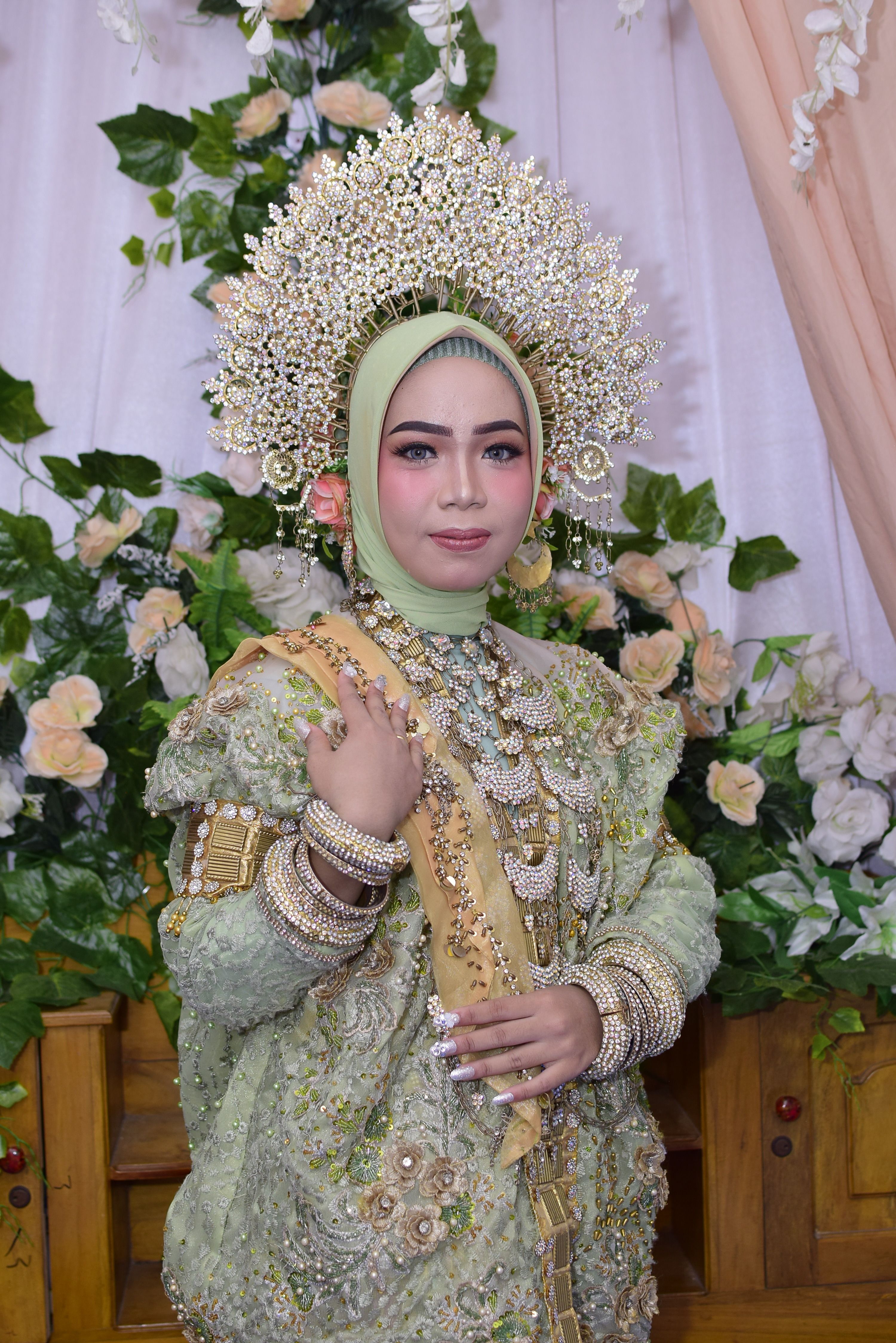 Traditional Bugis Wedding Attire Portrait · Free Stock Photo