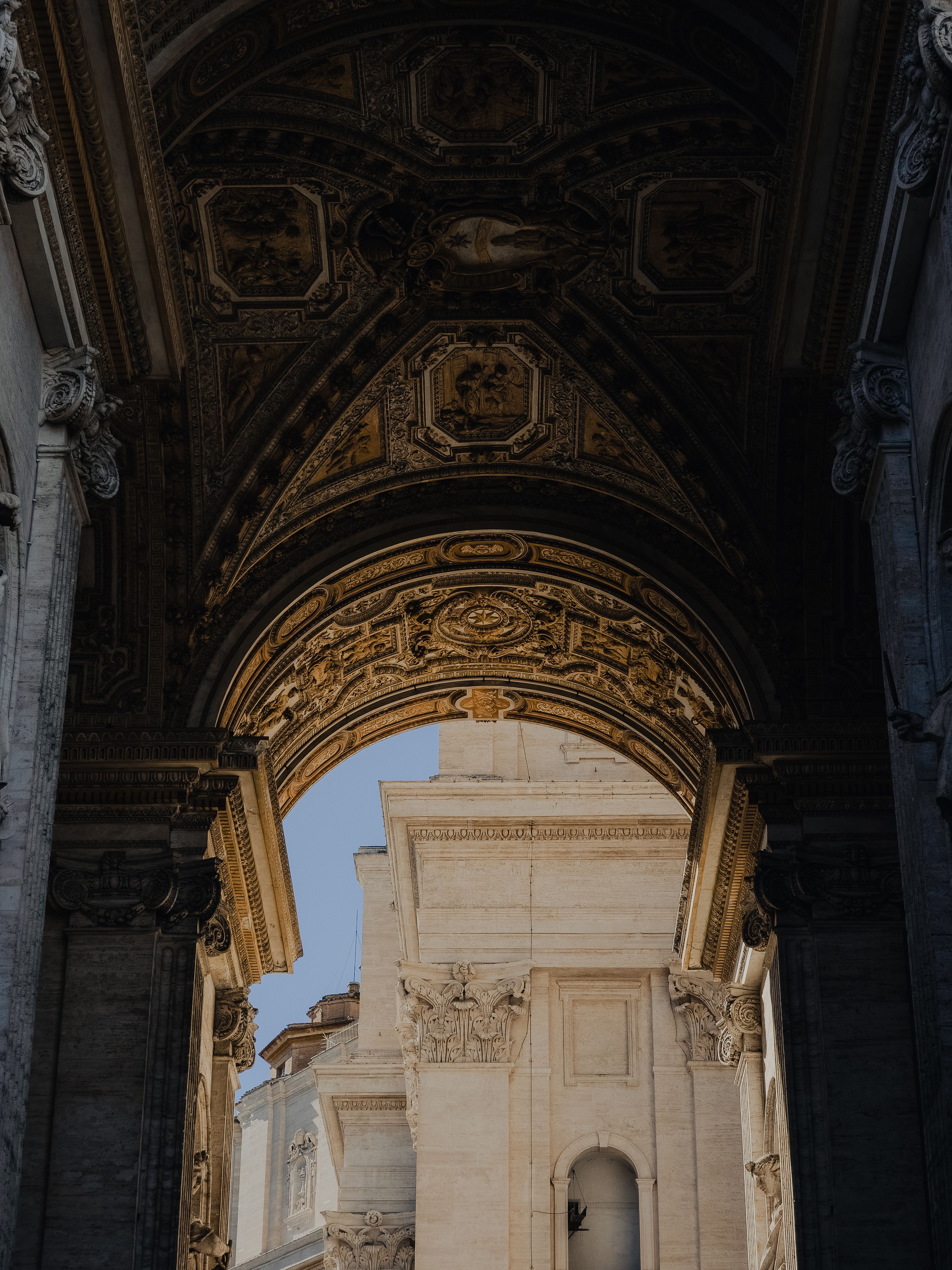 Intricate Architectural Archway in Historic Building · Free Stock Photo