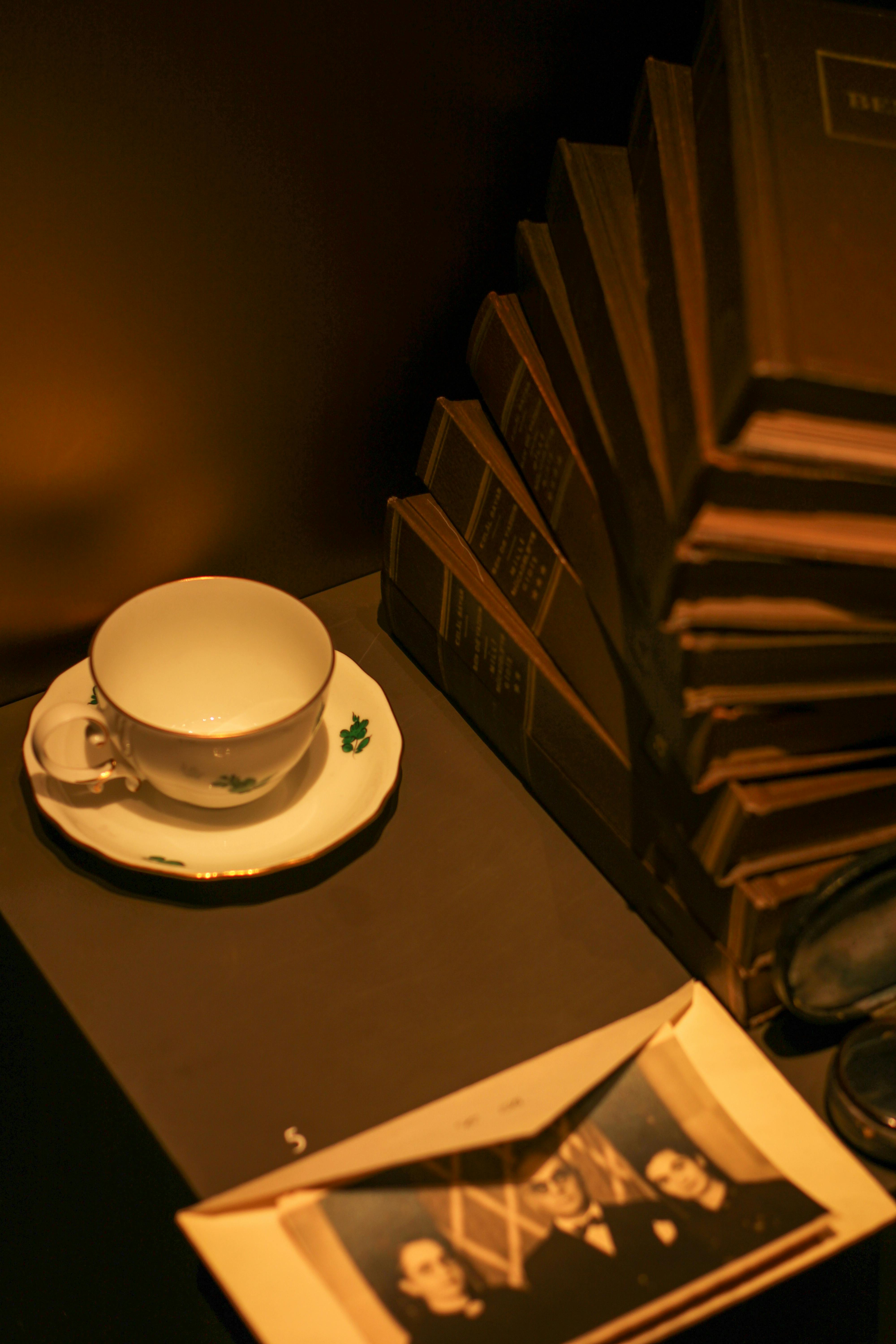 Pics Of Books Photos, Download The BEST Free Pics Of Books Stock Photos ...