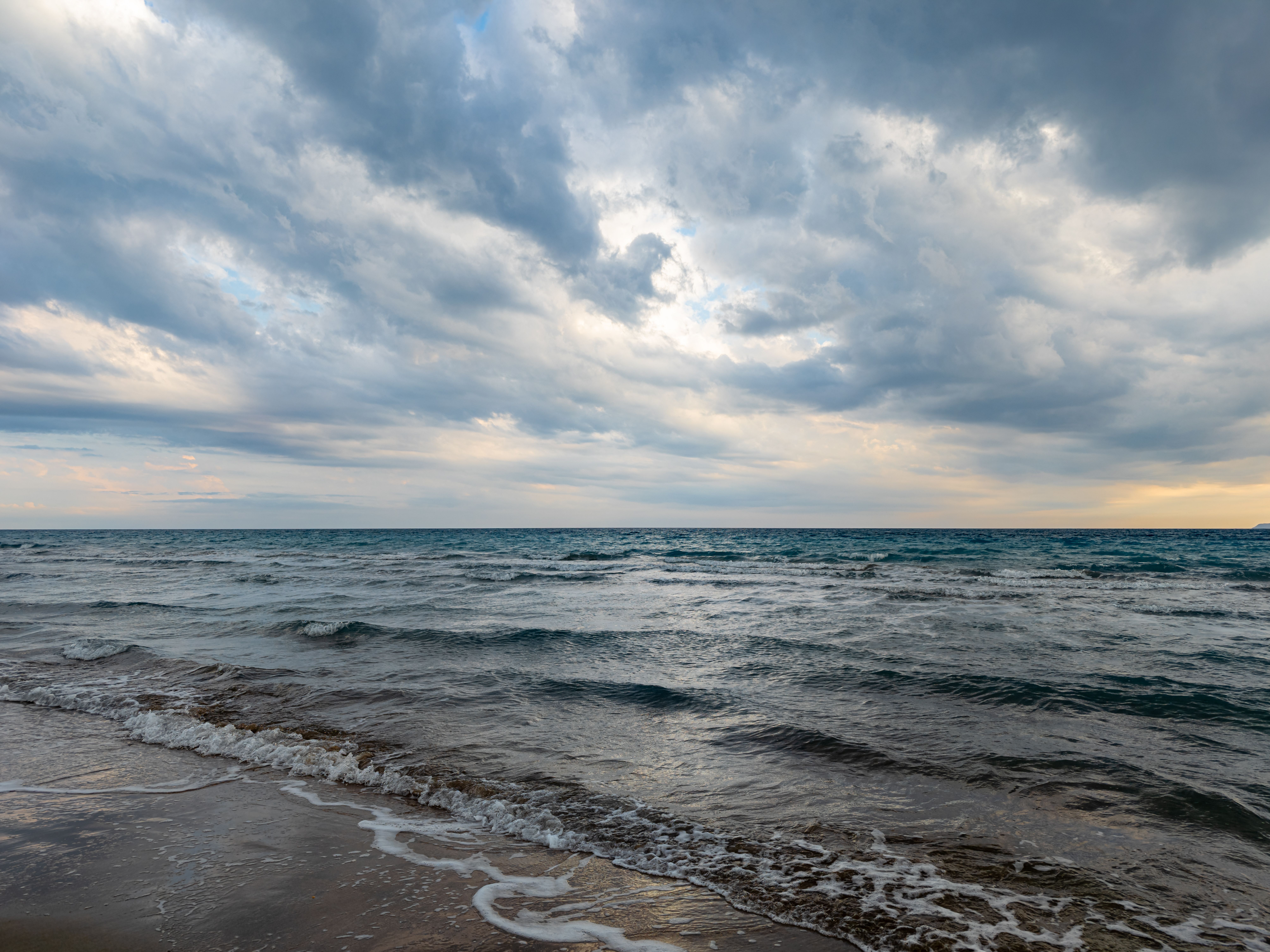 Dramatic Clouds Over Coastal Mersin, Türkiye · Free Stock Photo