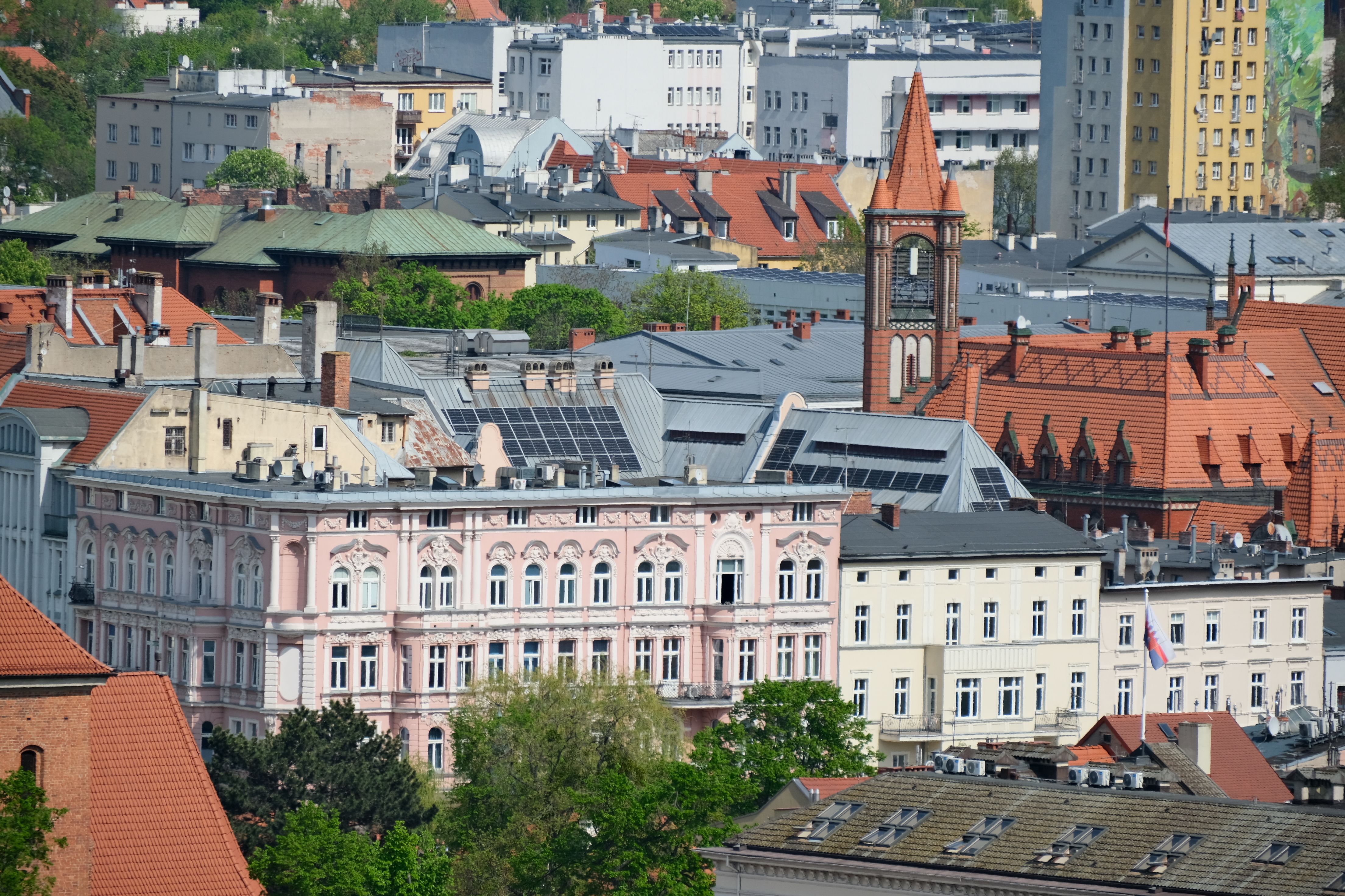 Charming European Cityscape with Historic Architecture · Free Stock Photo